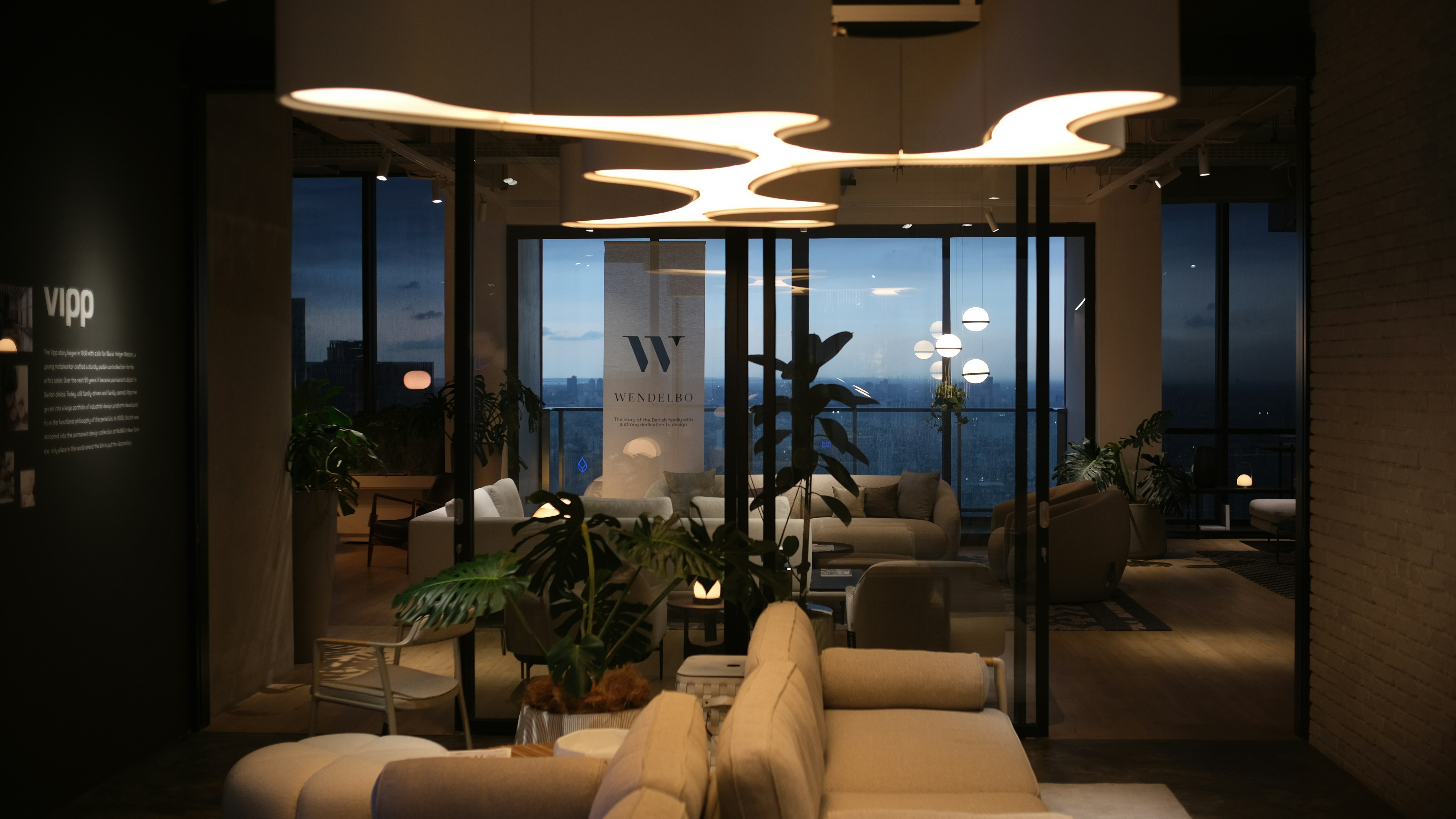 Modern Serenity: A Chic Lounge Experience
