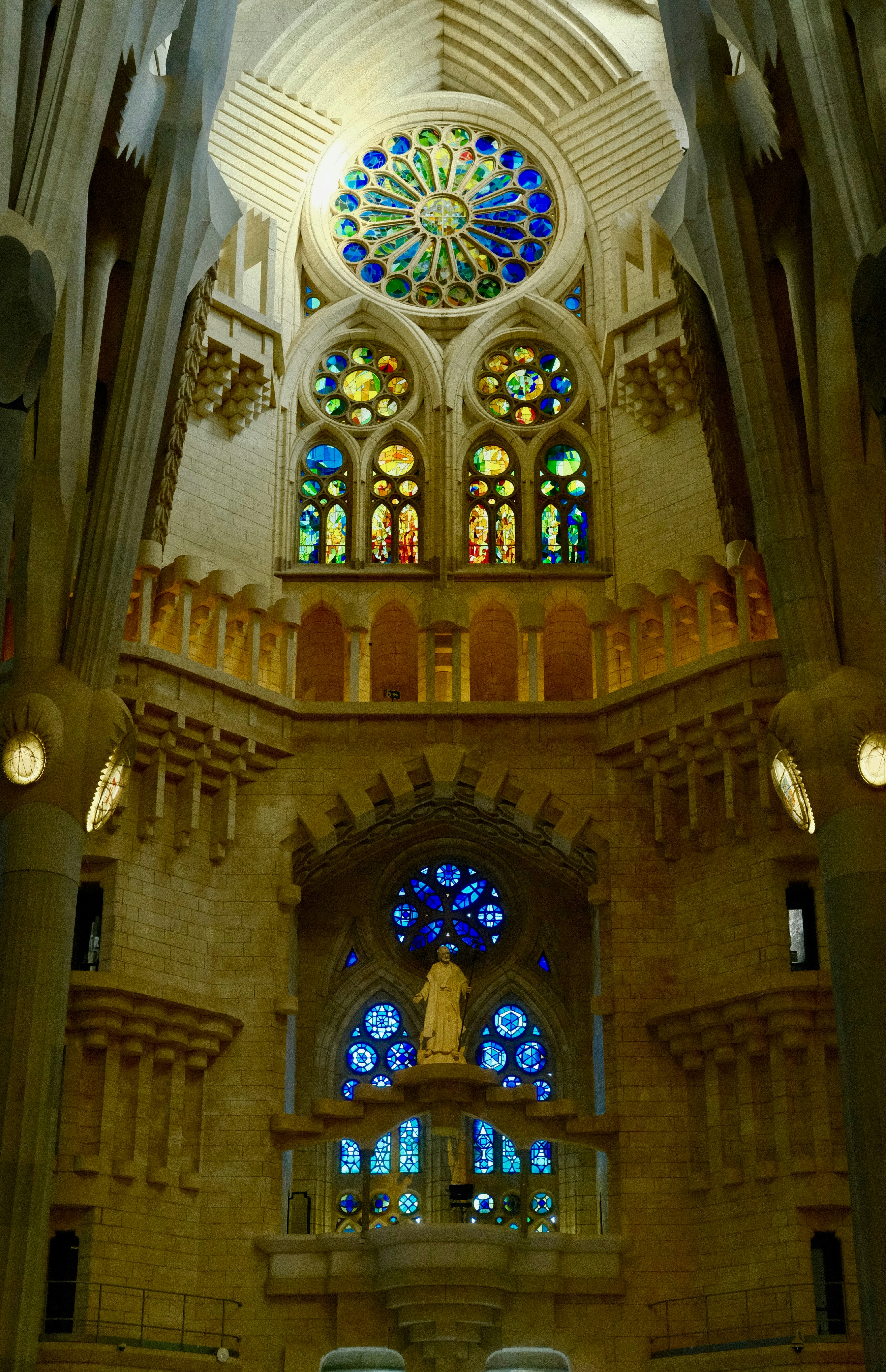 Illuminated Serenity: A Glimpse into Architectural Reverie