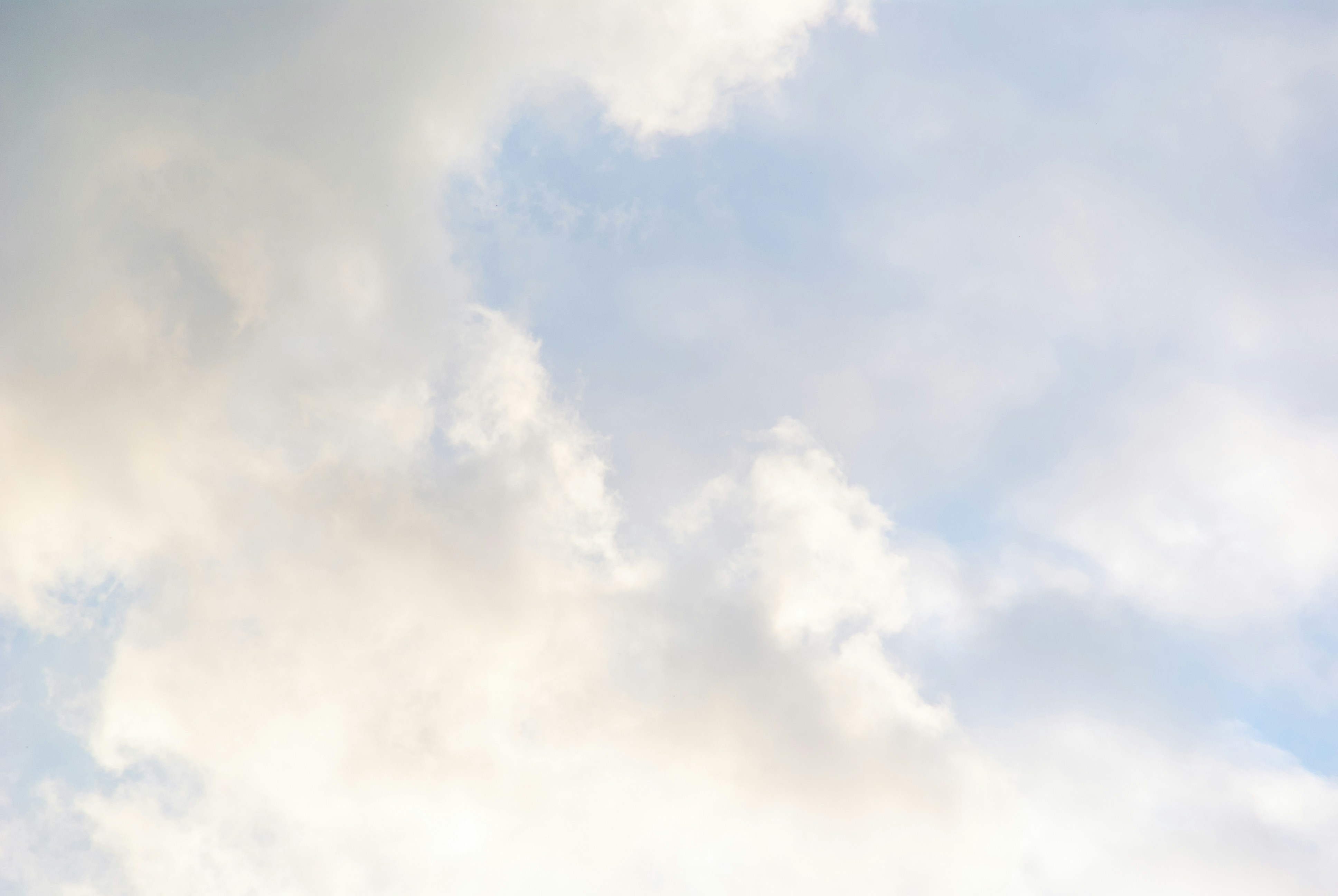 SONY DSC | Clouds and blue sky fill the image.