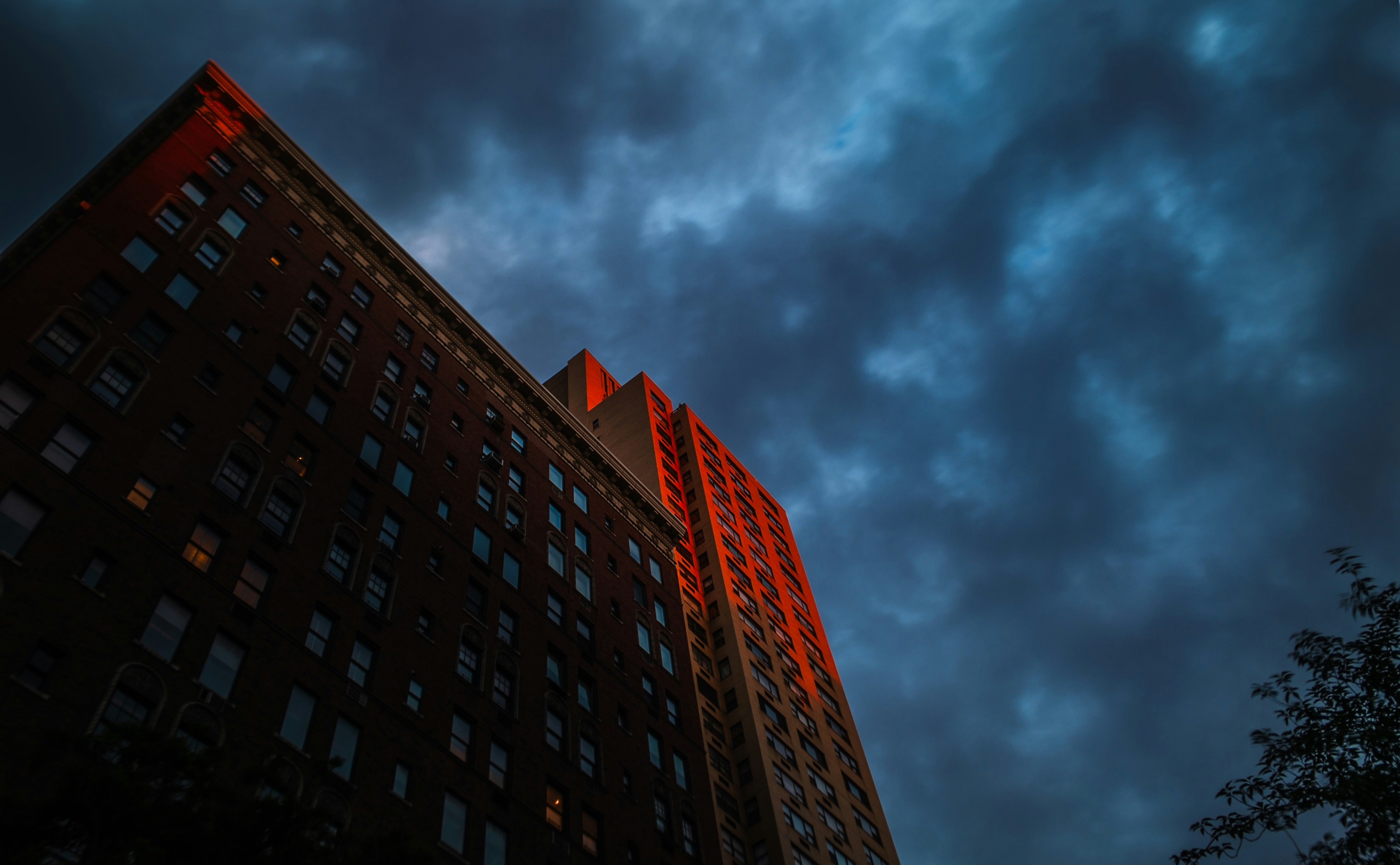 Urban Twilight: A Dance of Shadows and Light
