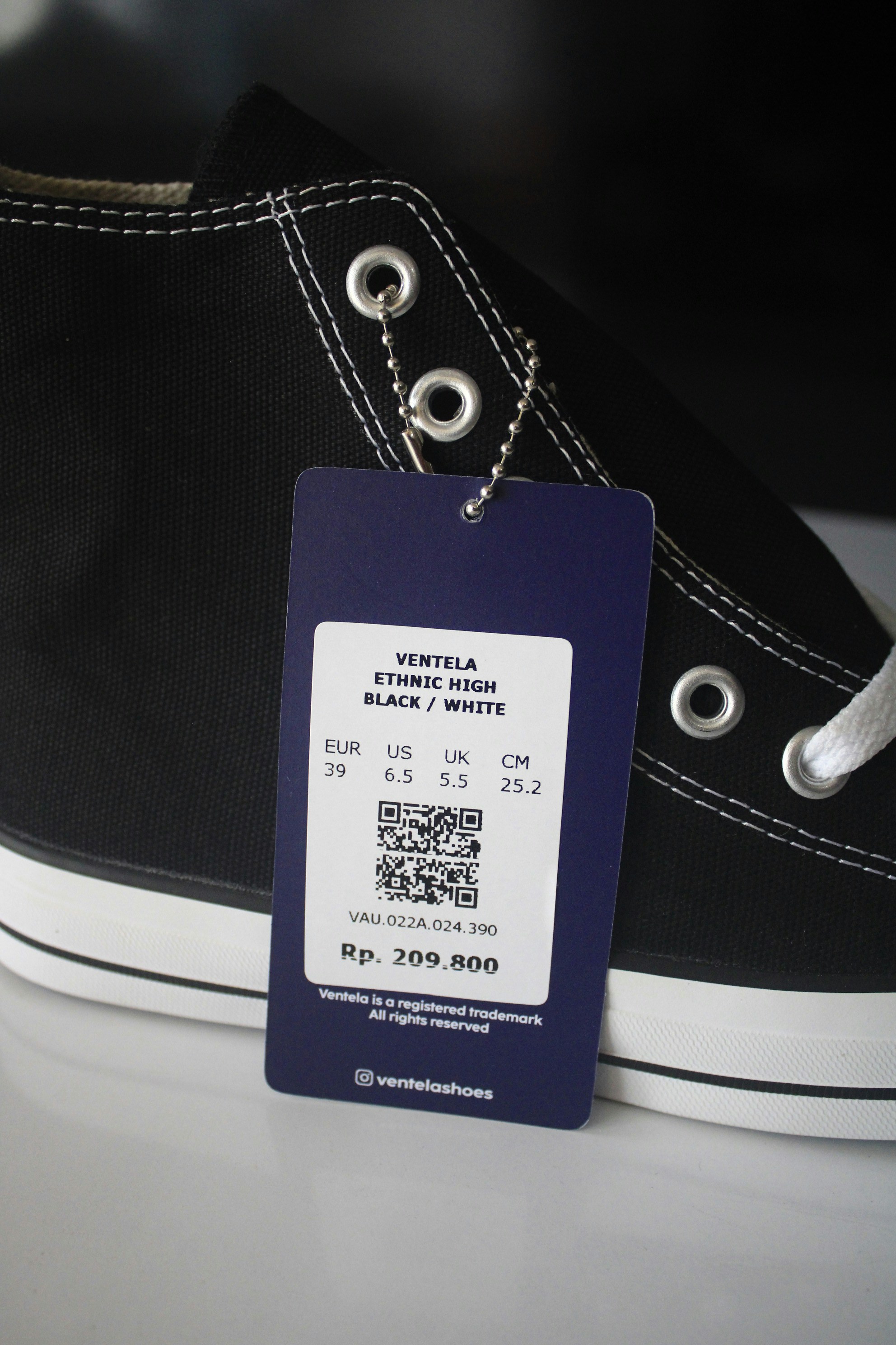 Urban Footwear Essentials: A Closer Look at Ventela's Ethnic High