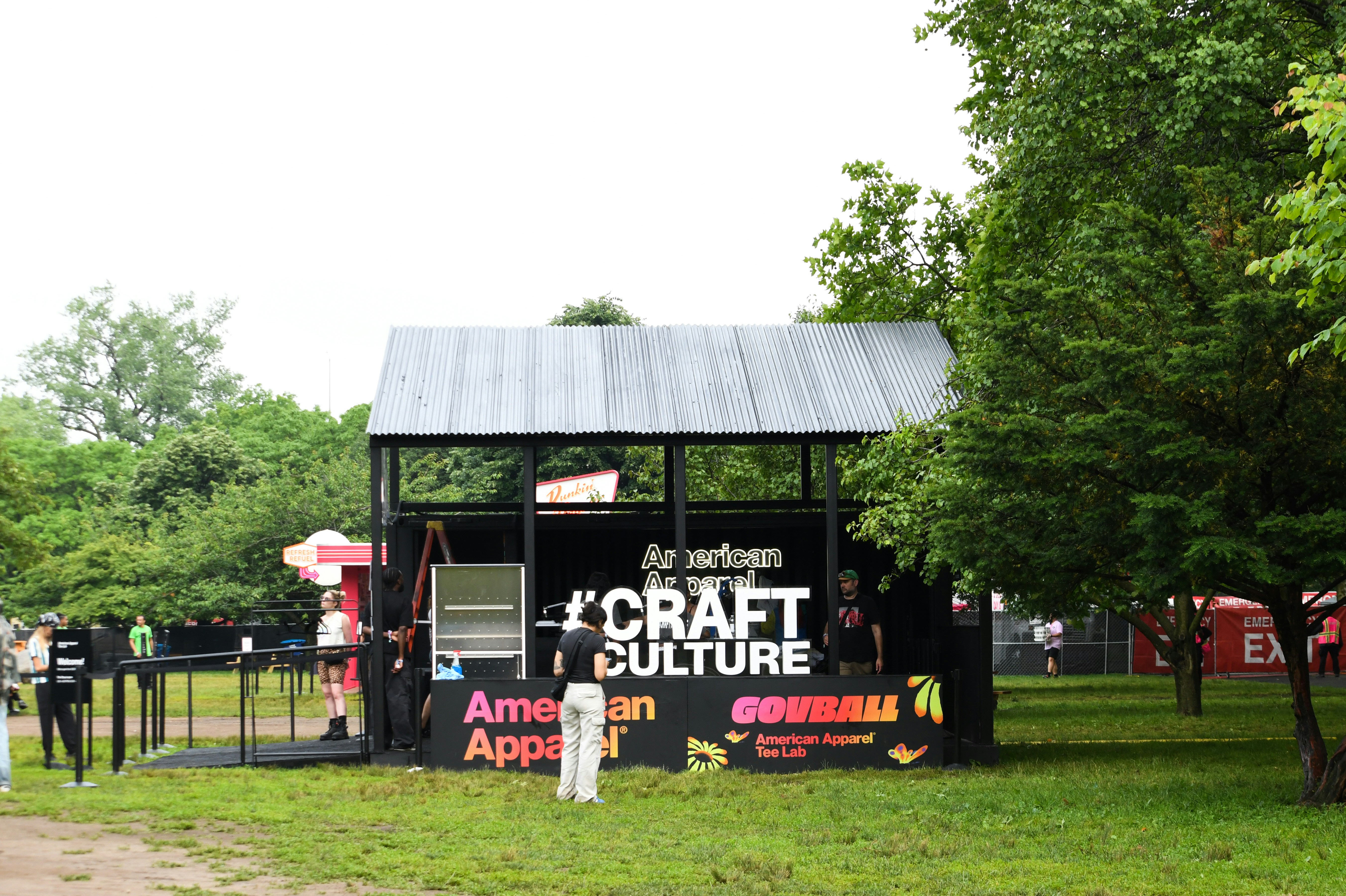 A "craft culture" booth at an outdoor event. photo – Free Human Image ...
