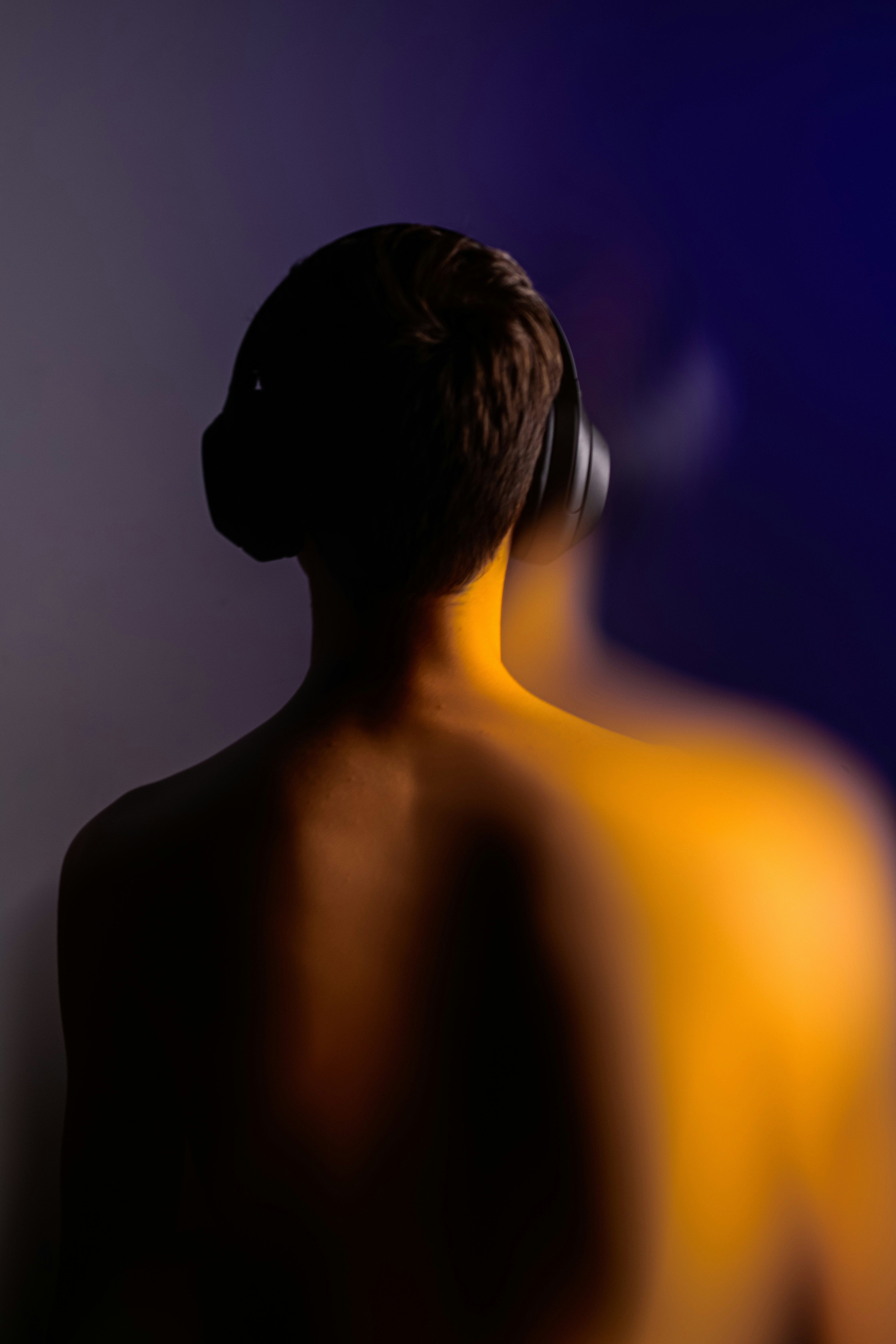 A person's silhouette blends with light. photo – Free Man Image on Unsplash
