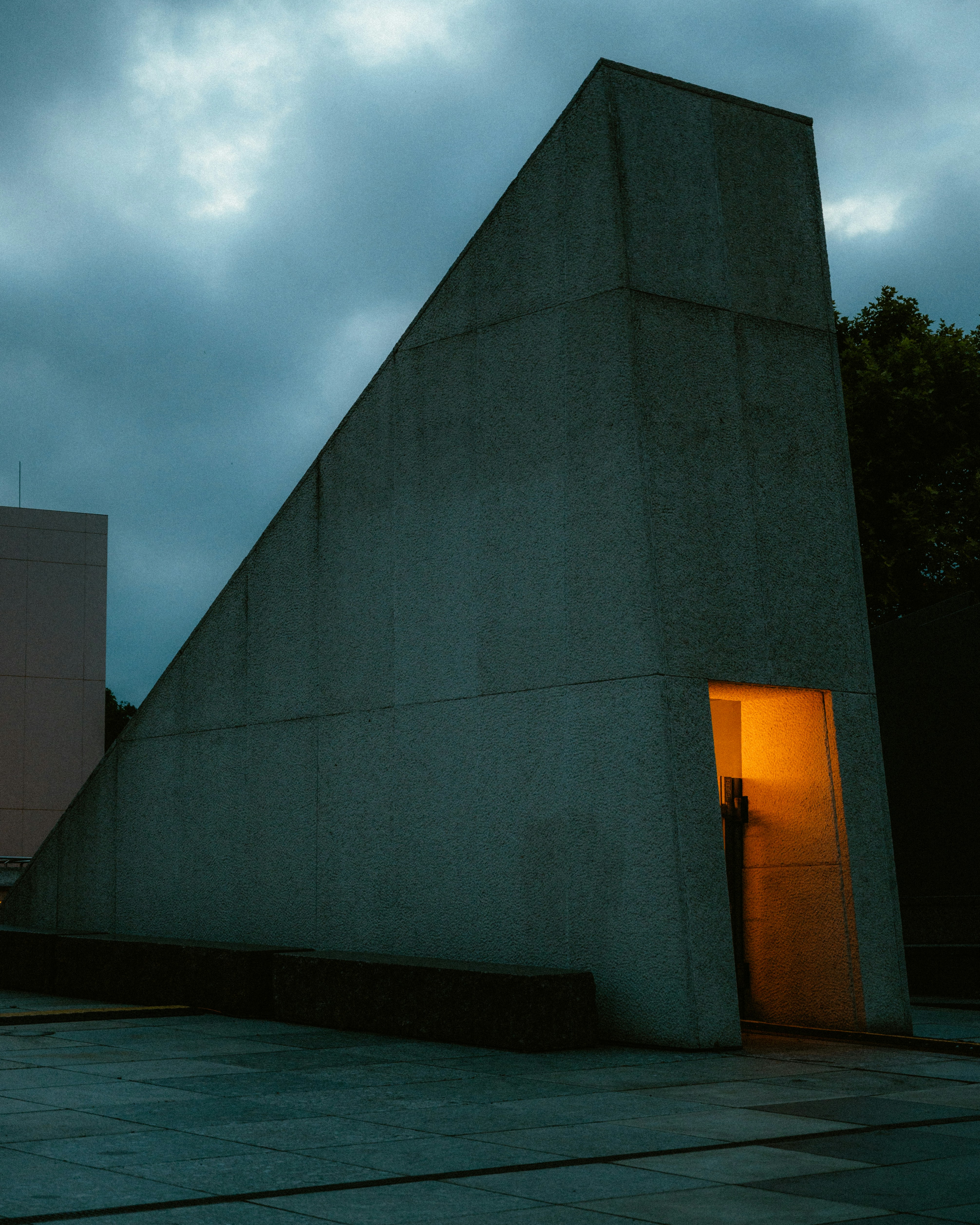 The Geometry of Light: An Architectural Encounter