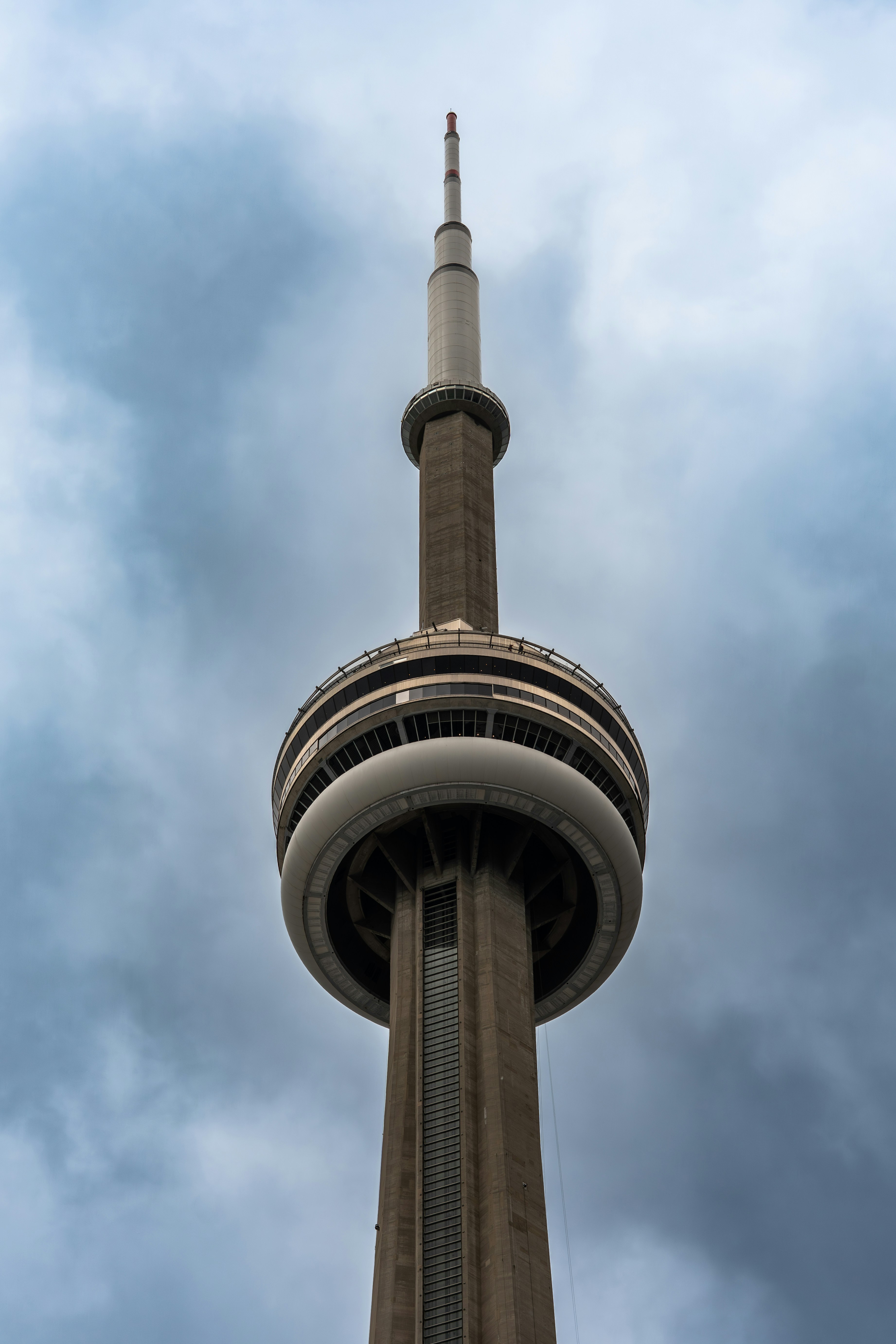 Vertical Majesty: The CN Tower's Ascendancy