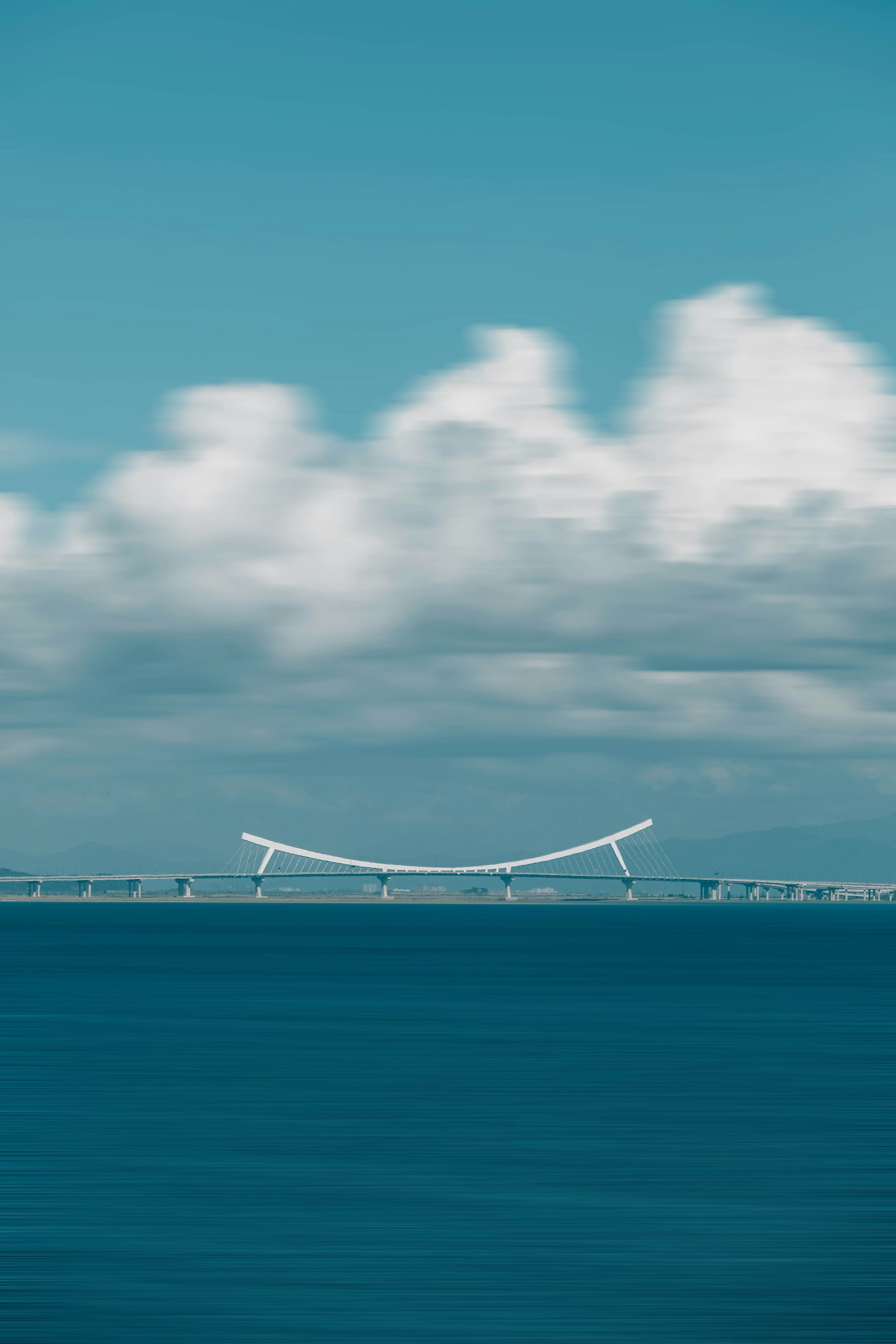 Horizon Arc: The Quiet Bridge Between Sky and Sea
