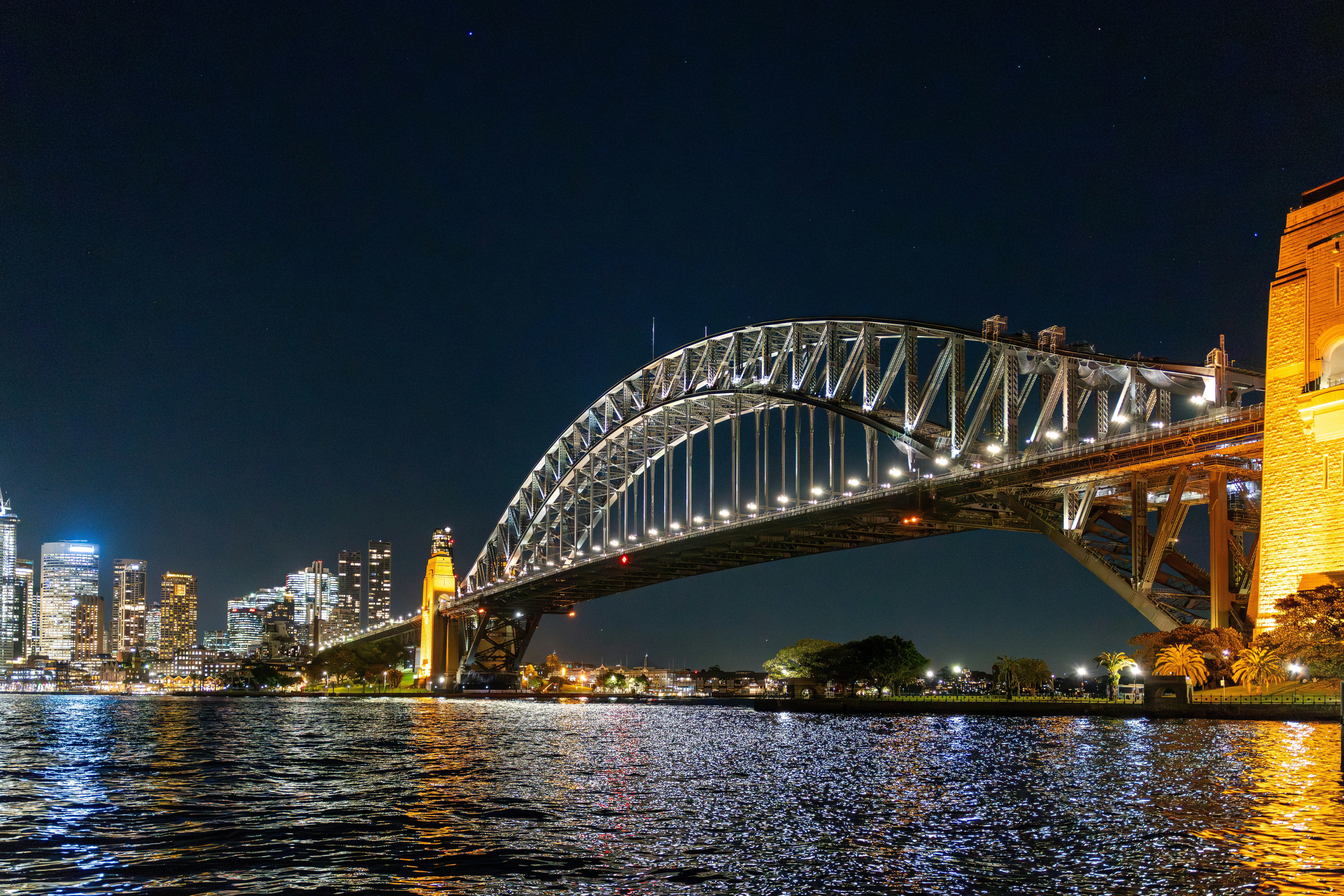 Sydney Harbour Bridge by night | Sydney harbour bridge shines at night.