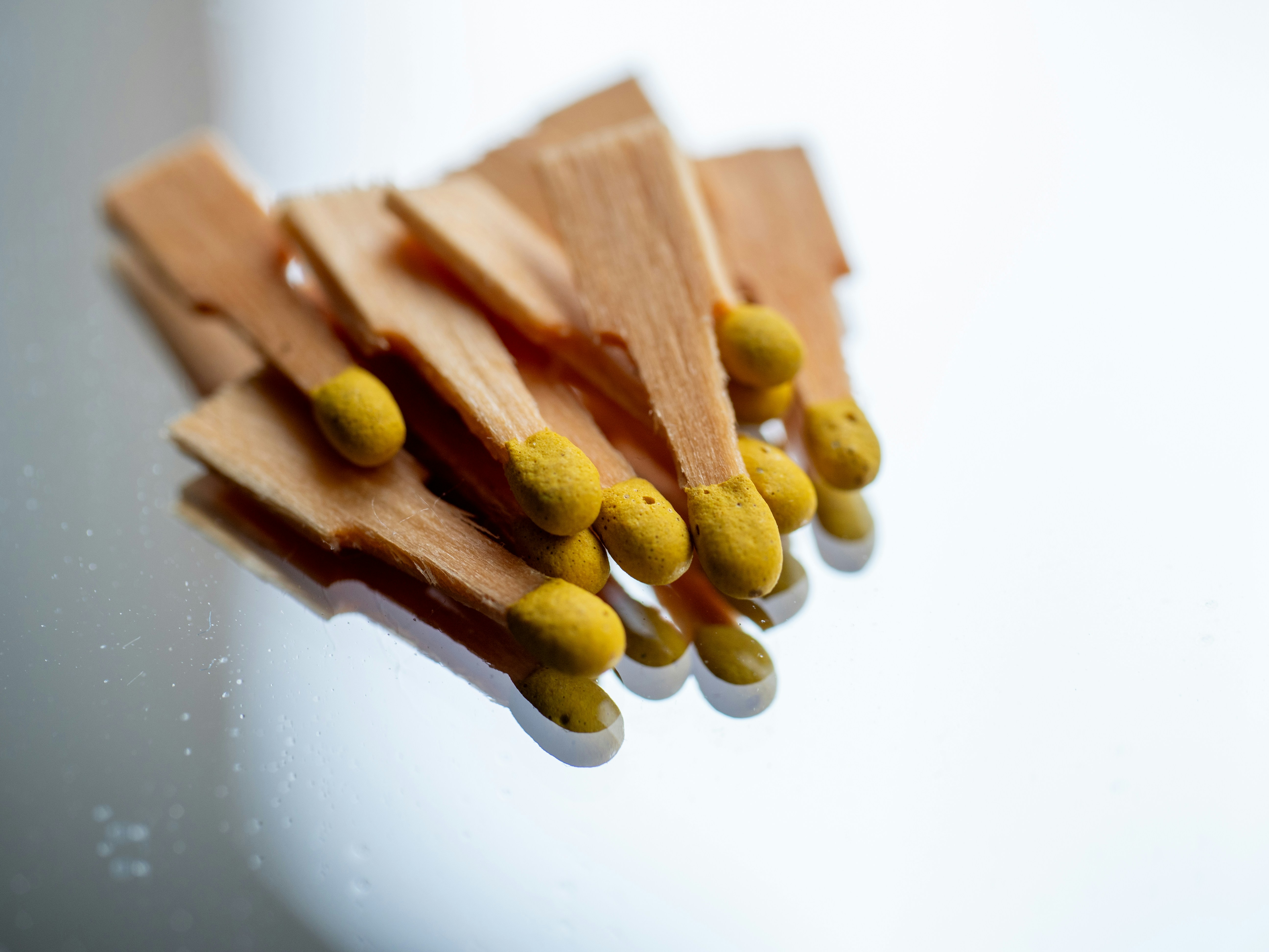 Glass-Bound Clusters: A Macro Study of Matches and Light