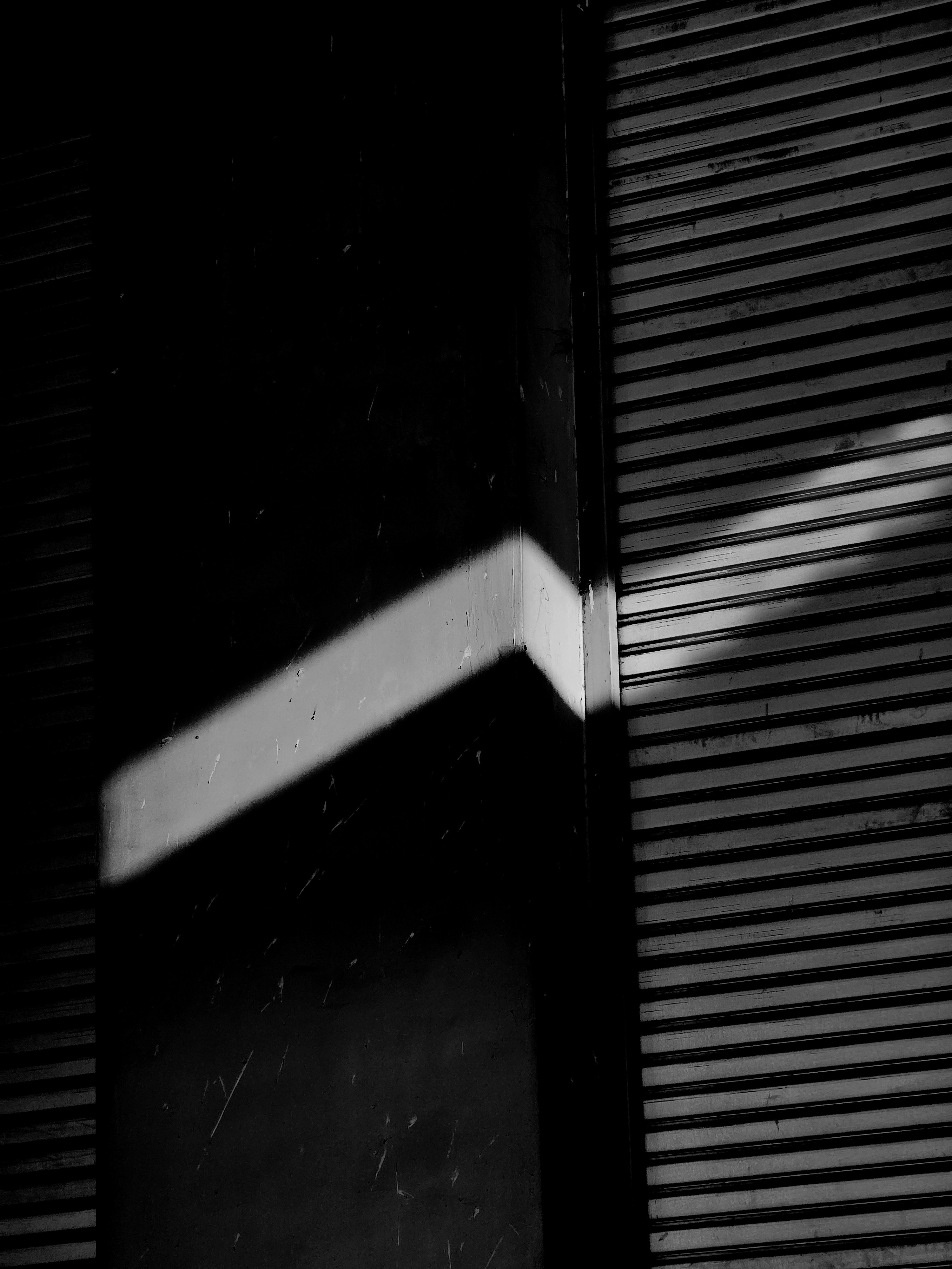 Light creates striking lines in a dark corner. photo – Free Wallpaper ...