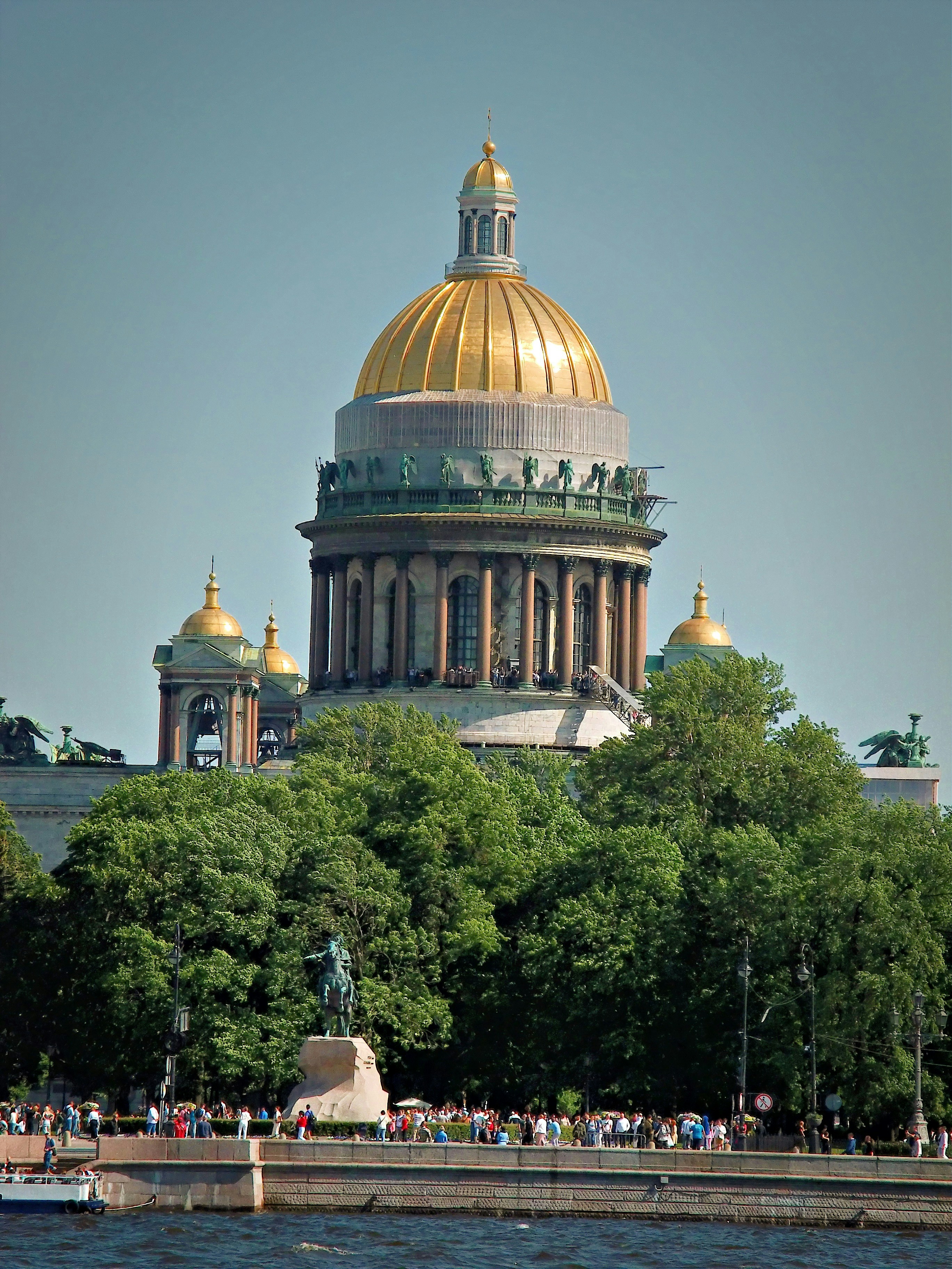 A golden-domed cathedral stands tall against the sky. photo – Free ...