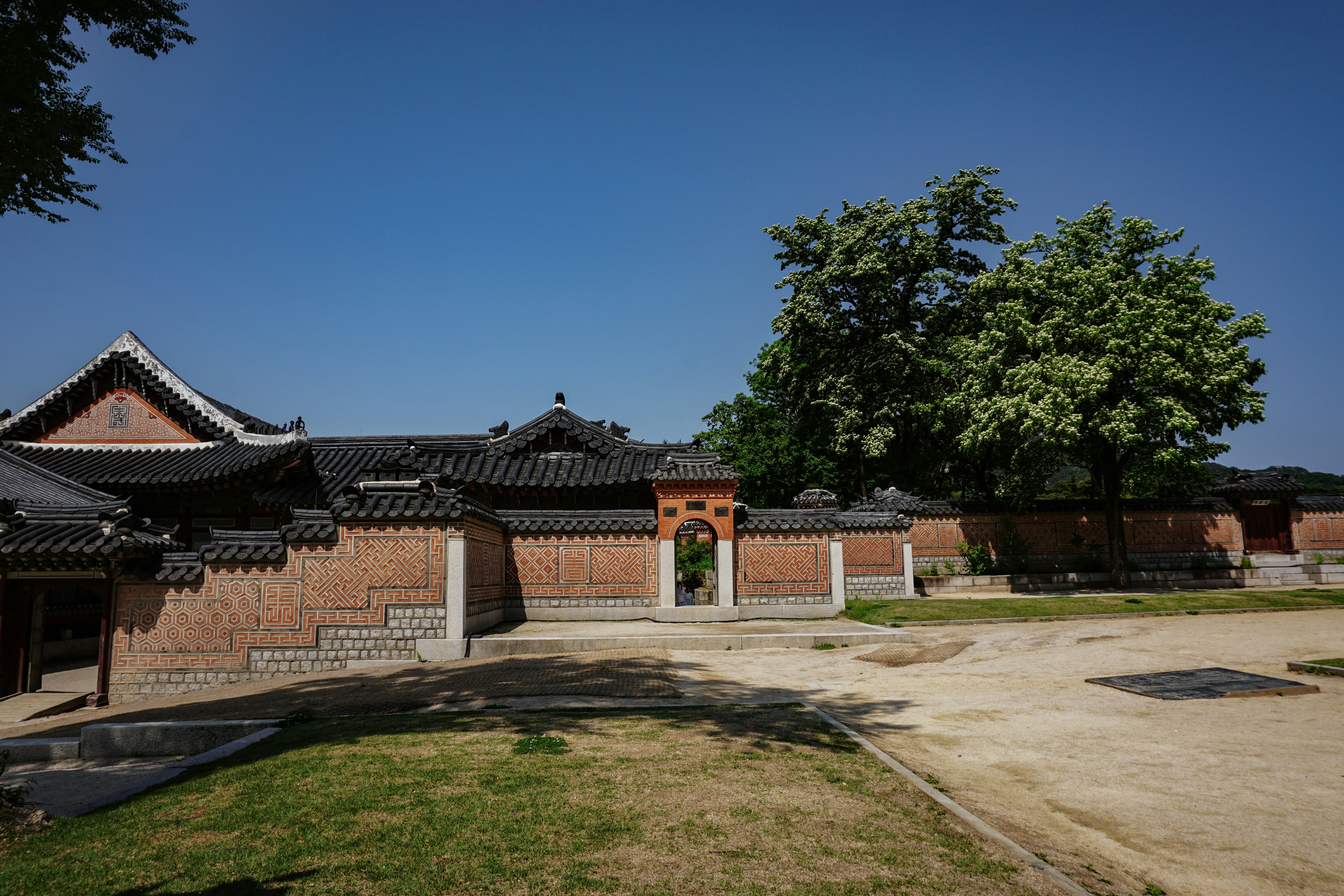 Whispers of Tradition: A Glimpse into Historic Architecture