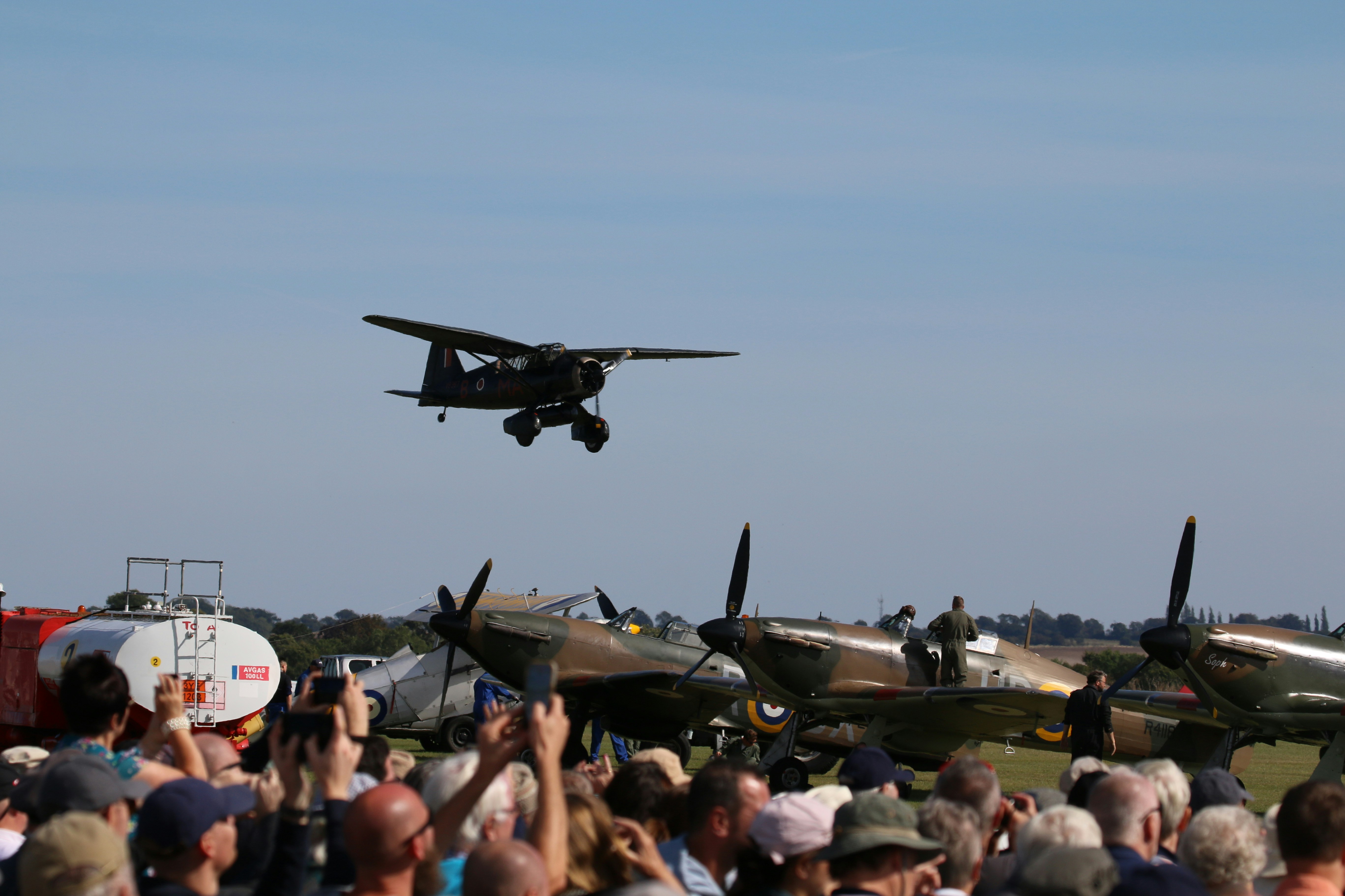 Warbirds Over the Crowd: Vintage Wings at an Airshow