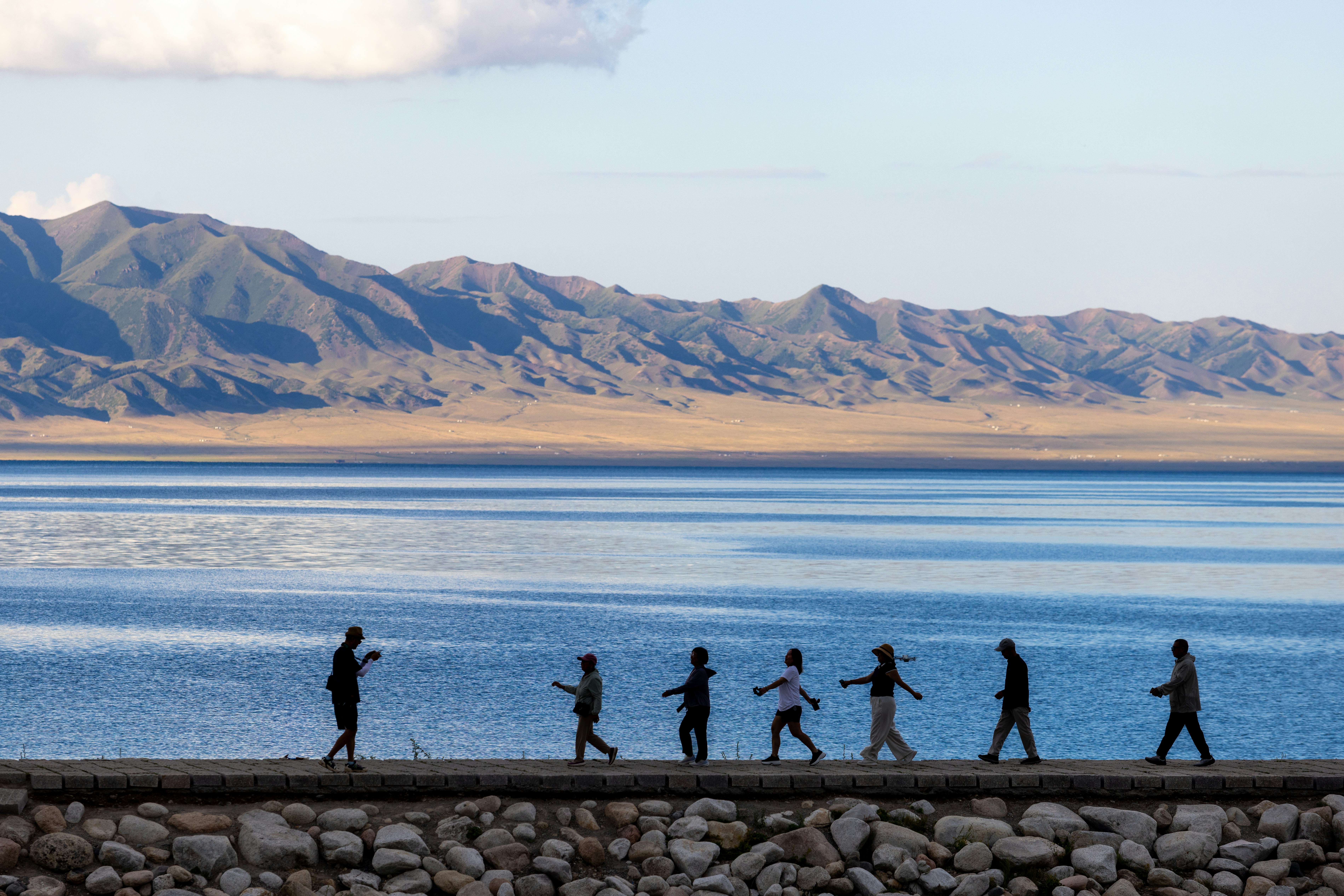 Line of Quiet Motion: A promenade across a lakefront breakwater
