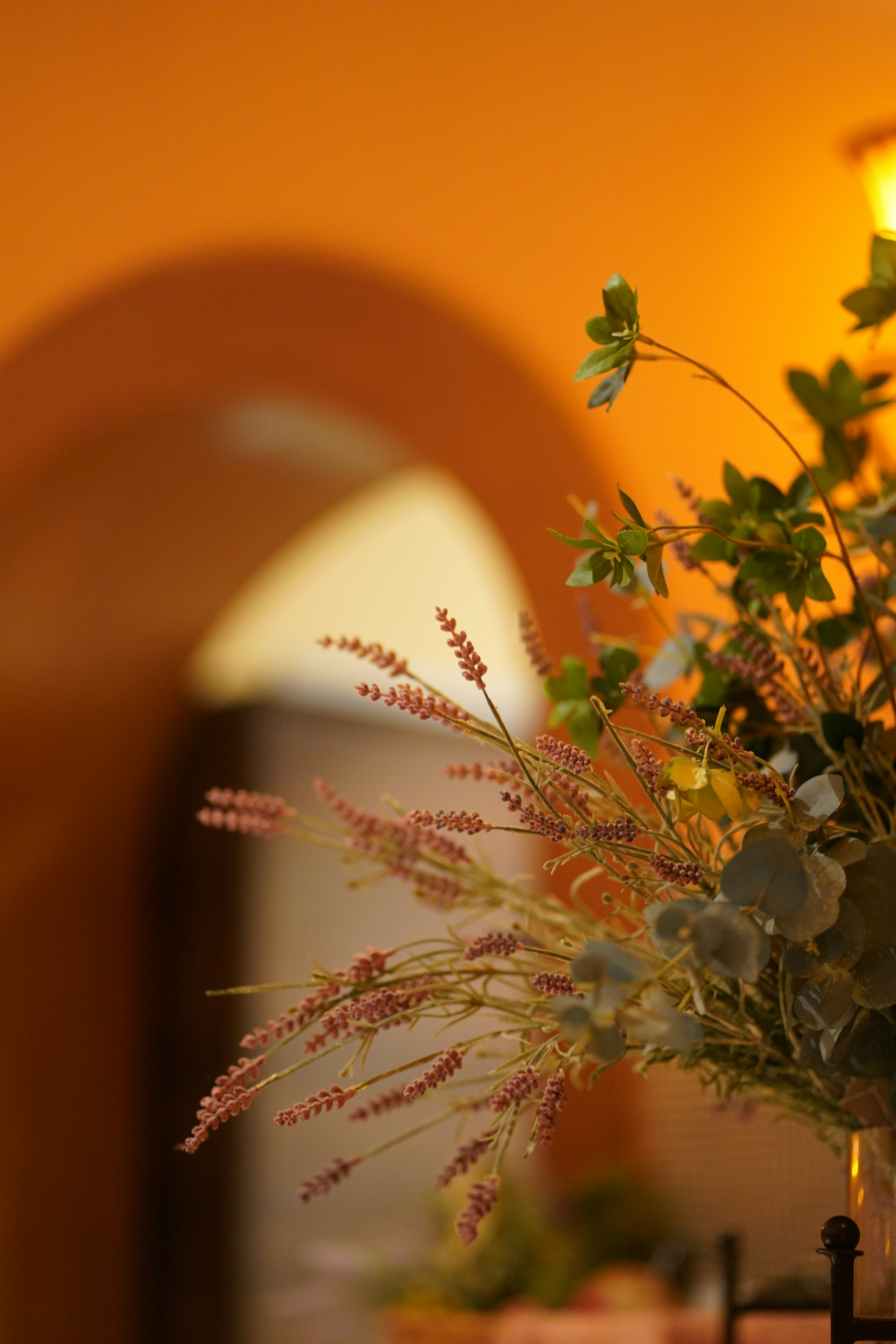 Amber Arch Bouquet in Velvet Glow