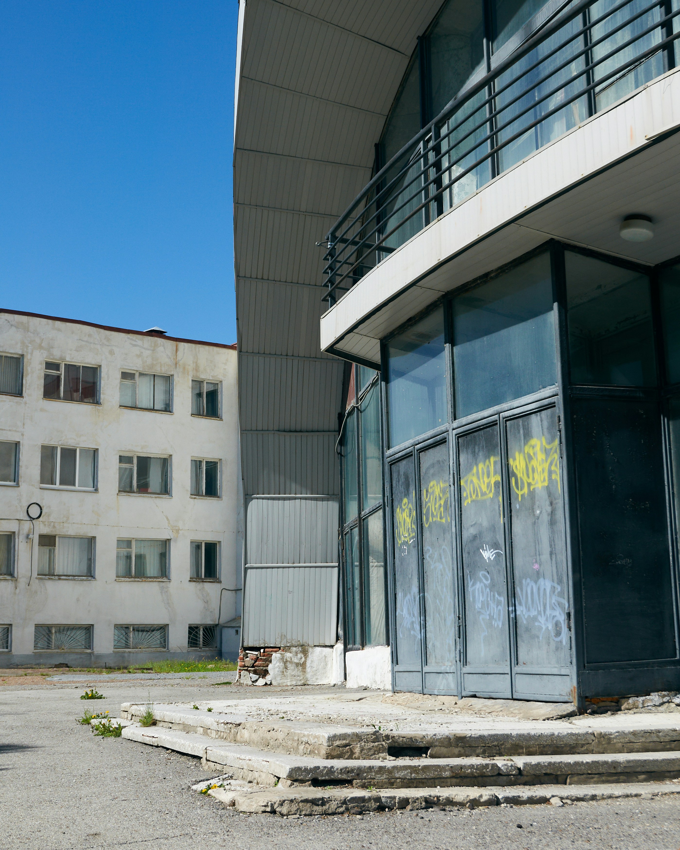 Urban Echoes: The Silent Witness of Time