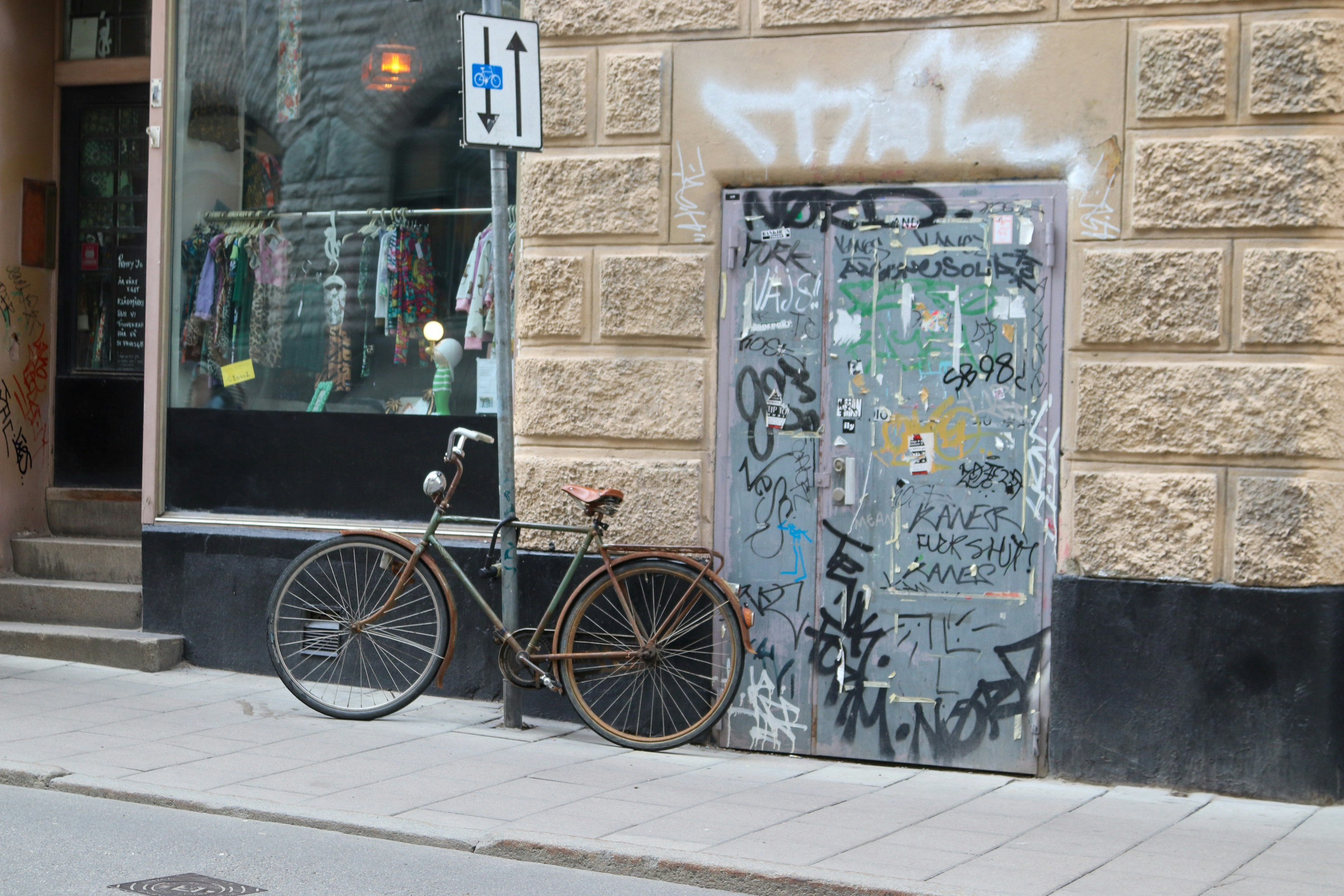 Urban Echoes: A Bicycle's Silent Story