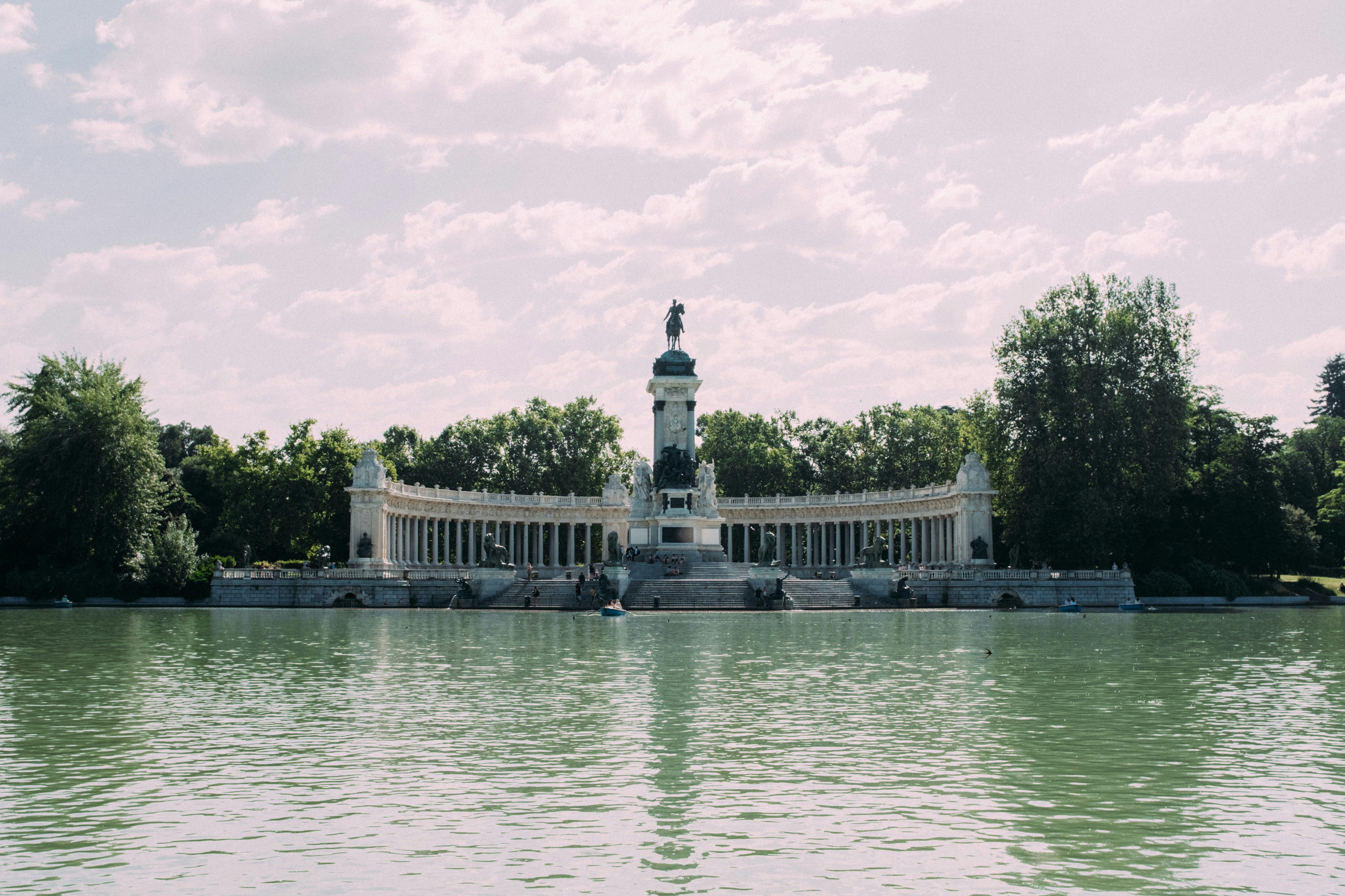 The Serene Tribute: A Monument's Reflection