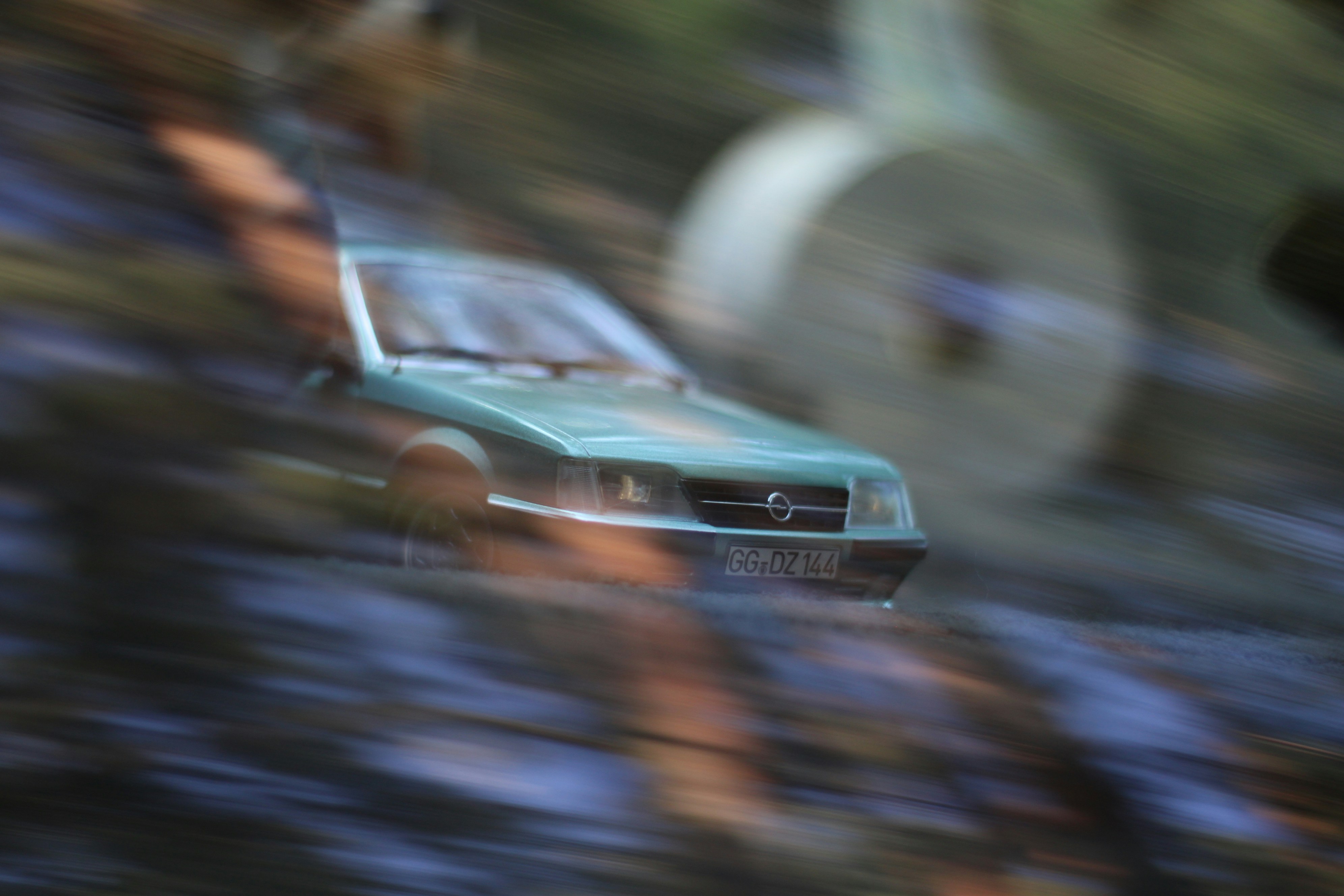 Motion in Miniature: The Dynamic Drive