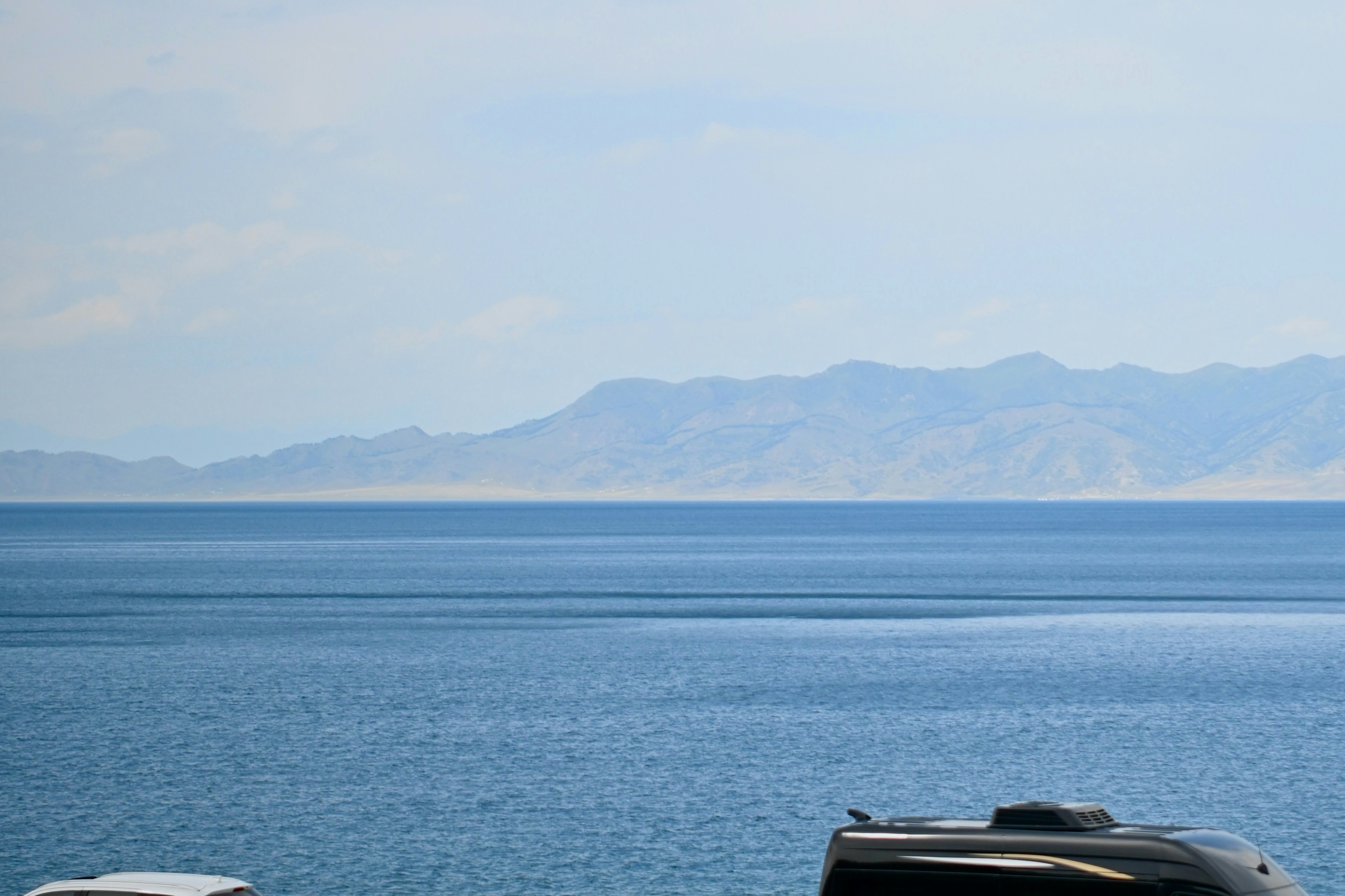 Serene Horizon: A Tranquil Meeting of Sky and Sea