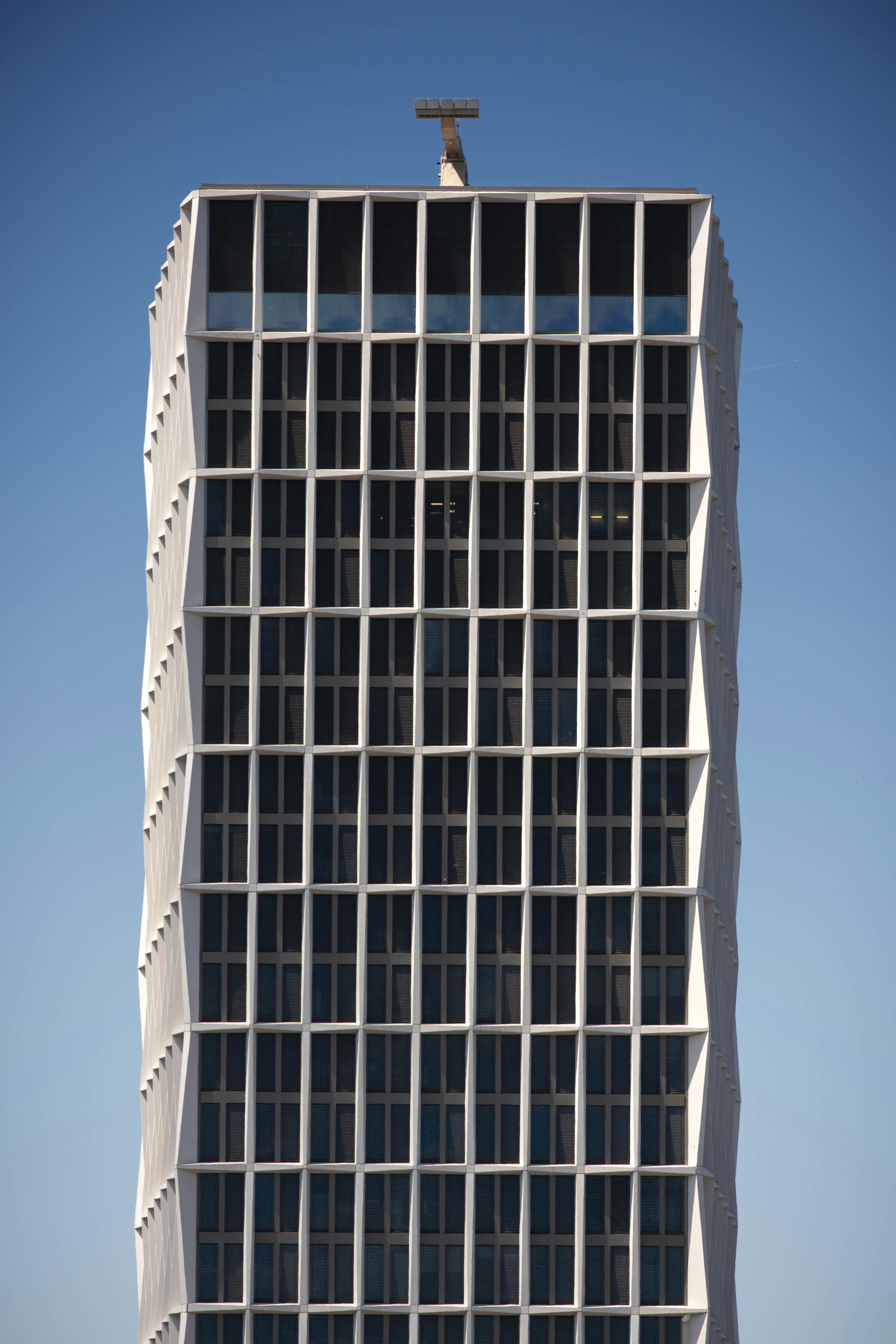 Architectural Elegance: The Modern Facade