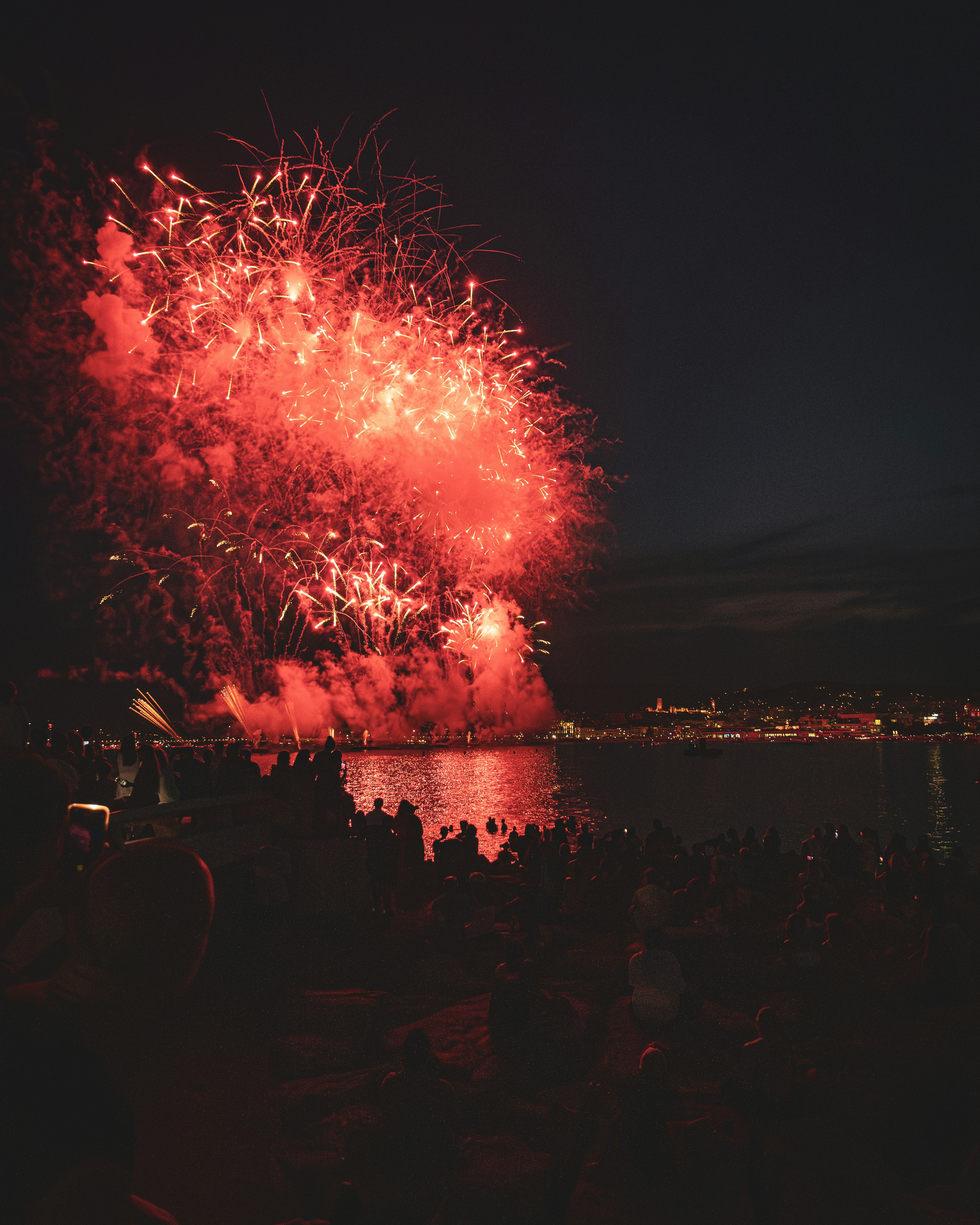 Festival d'art pyrotechnique de Cannes 2025 - Göteborgs FyrverkeriFabrikKyle Hinkson