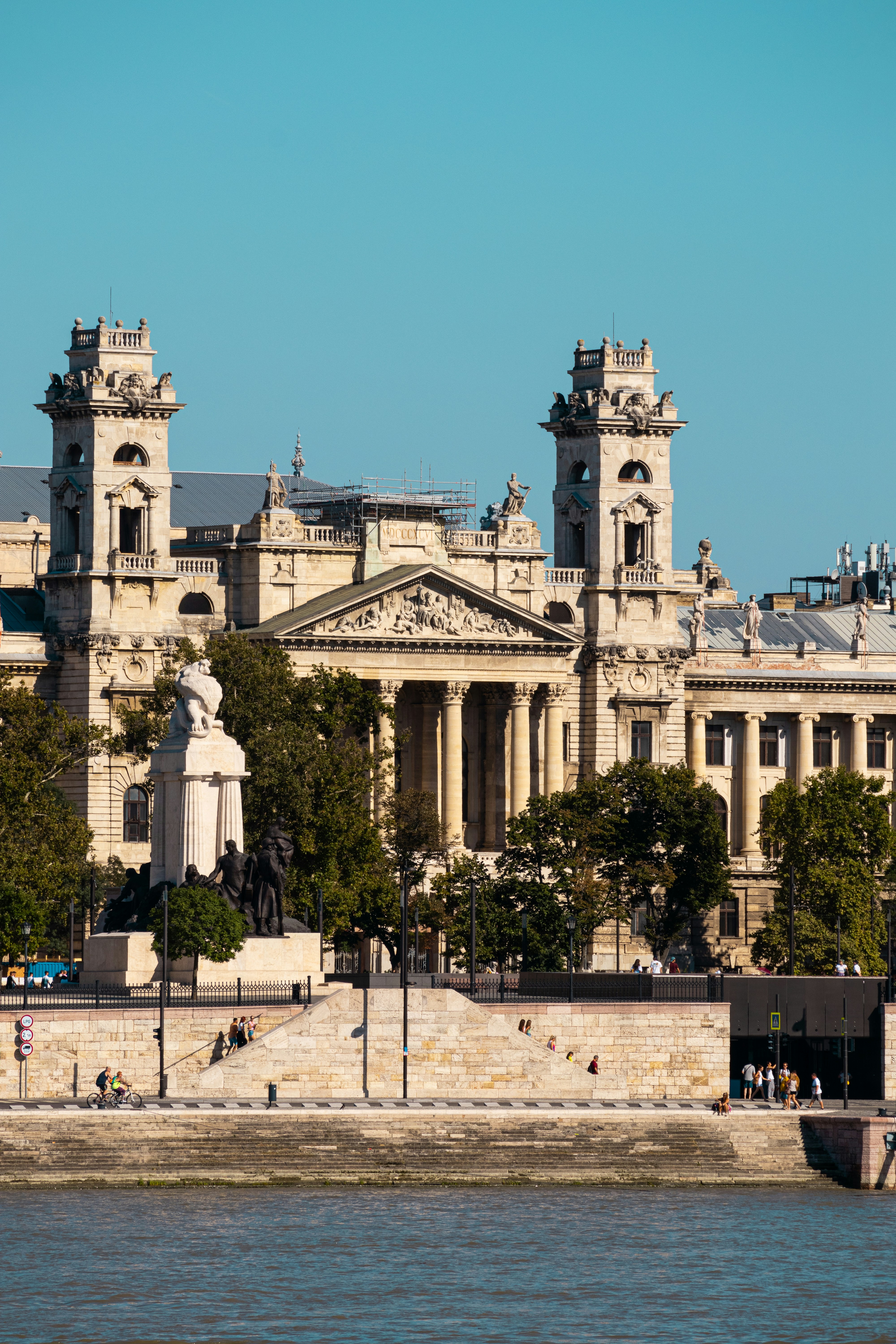 Echoes of Architectural Grandeur