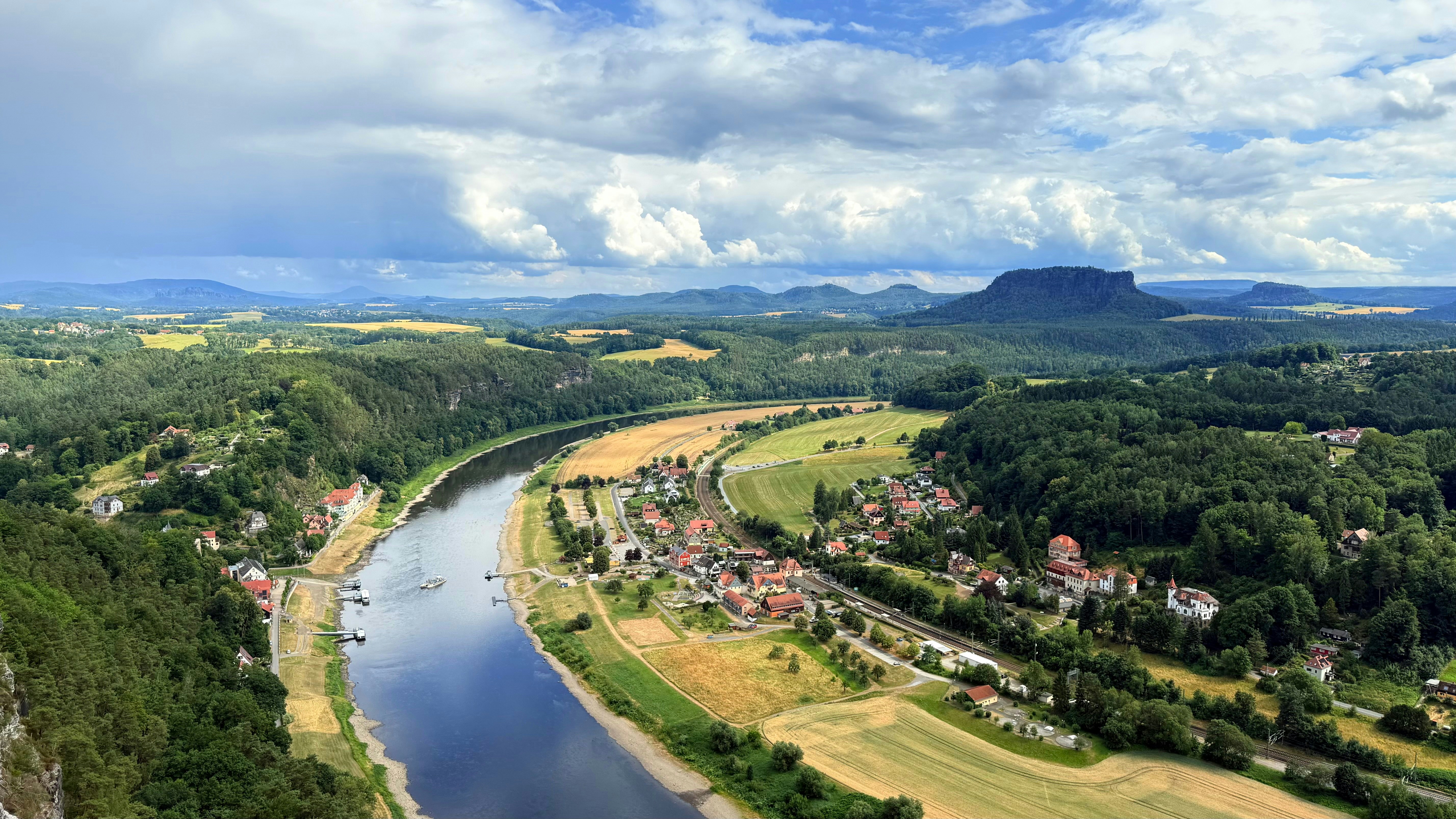 Serenity at the Riverbend: A Panoramic Escape