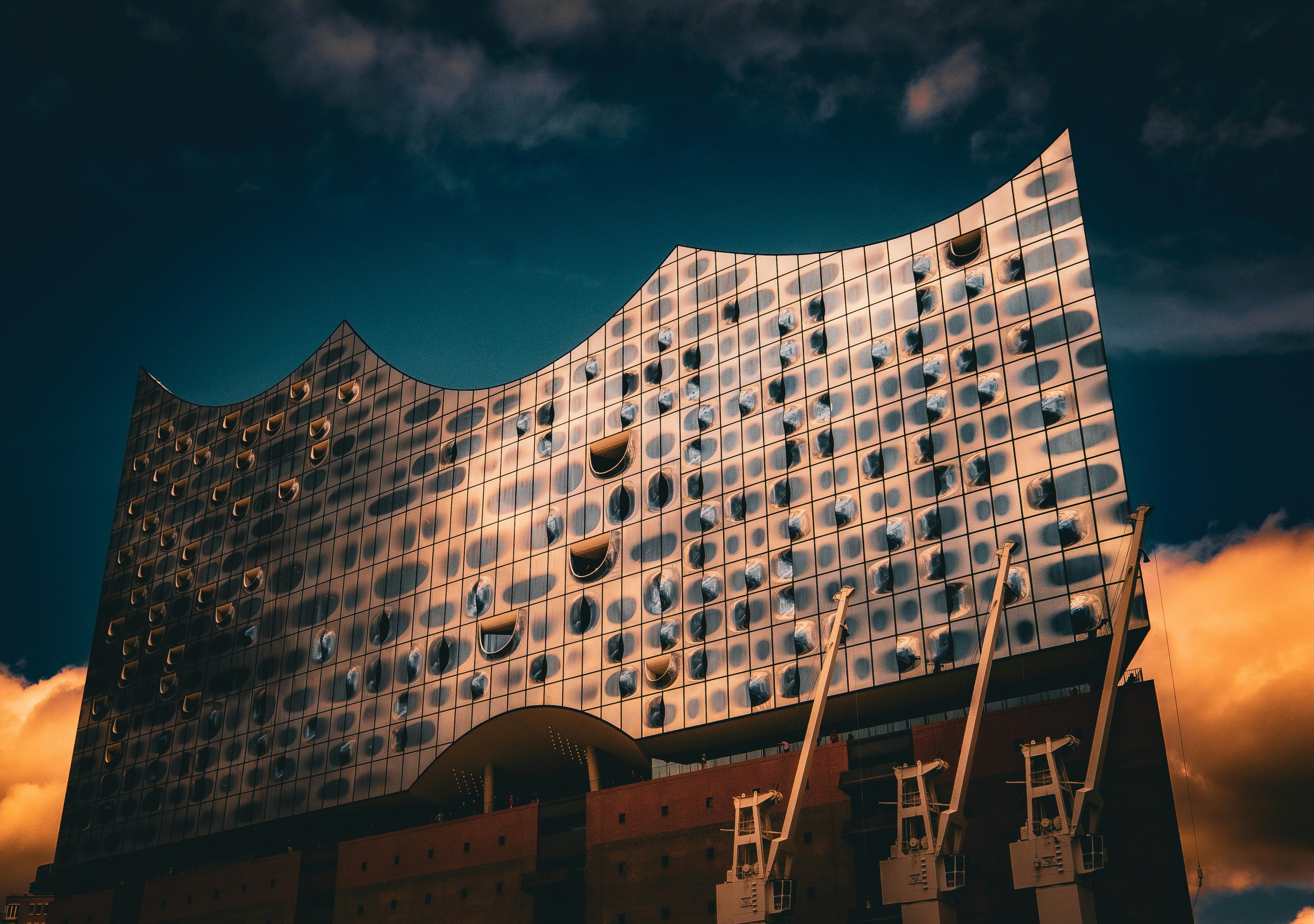 Waves of Reflection: The Architectural Symphony