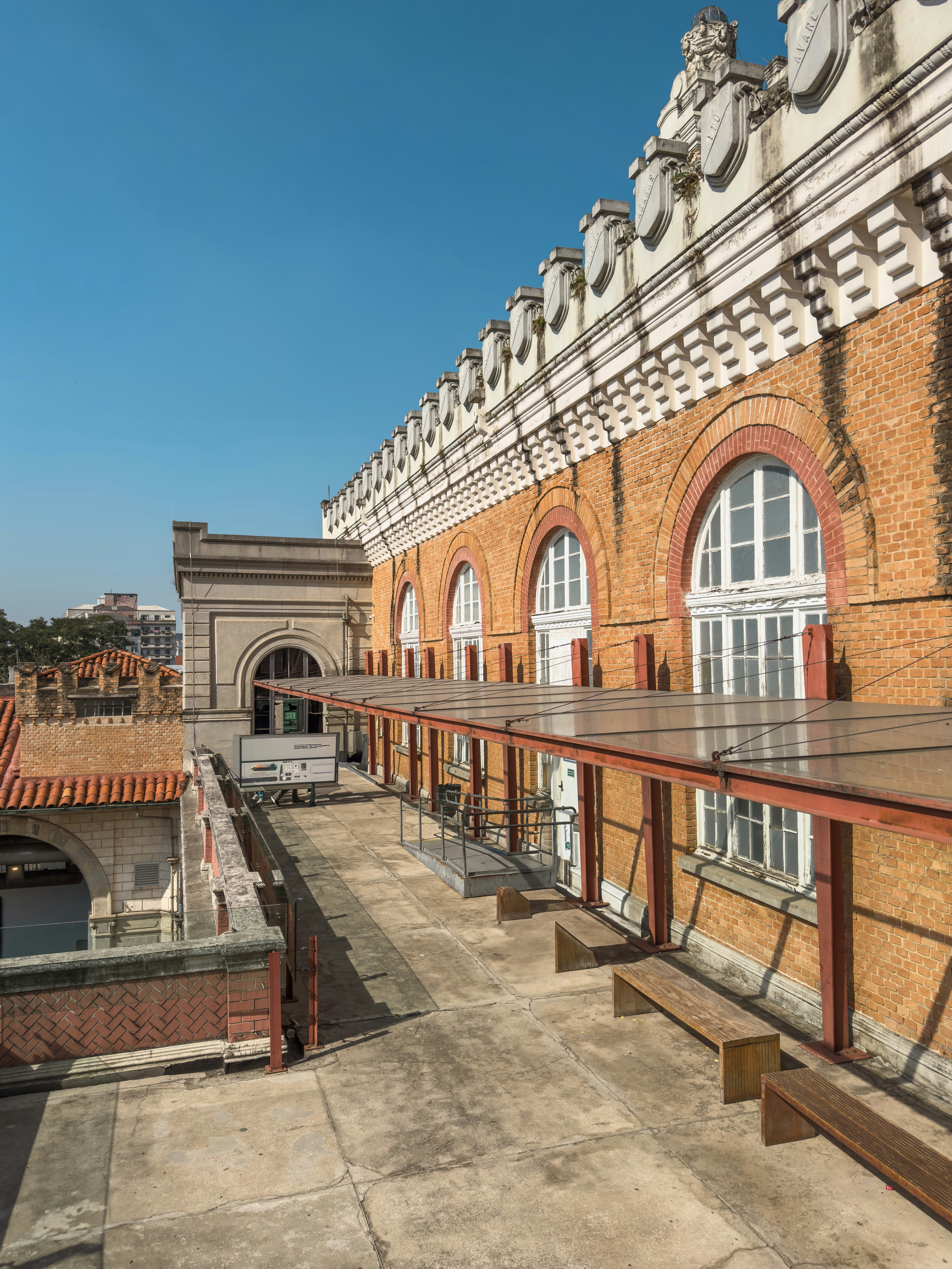 A beautiful building with a long balcony.
