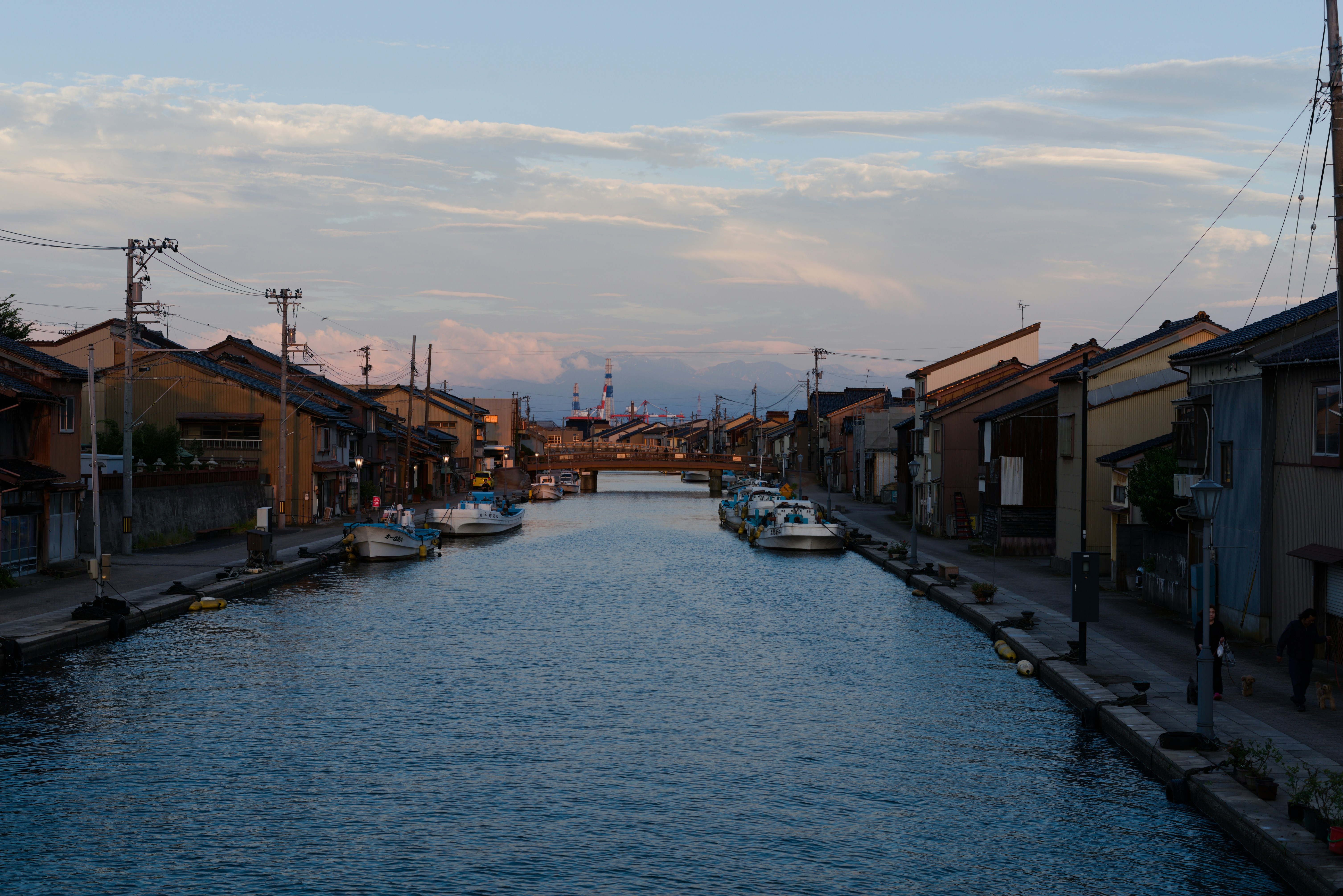 Serenity Along the Waterway: A Glimpse of Tranquil Living