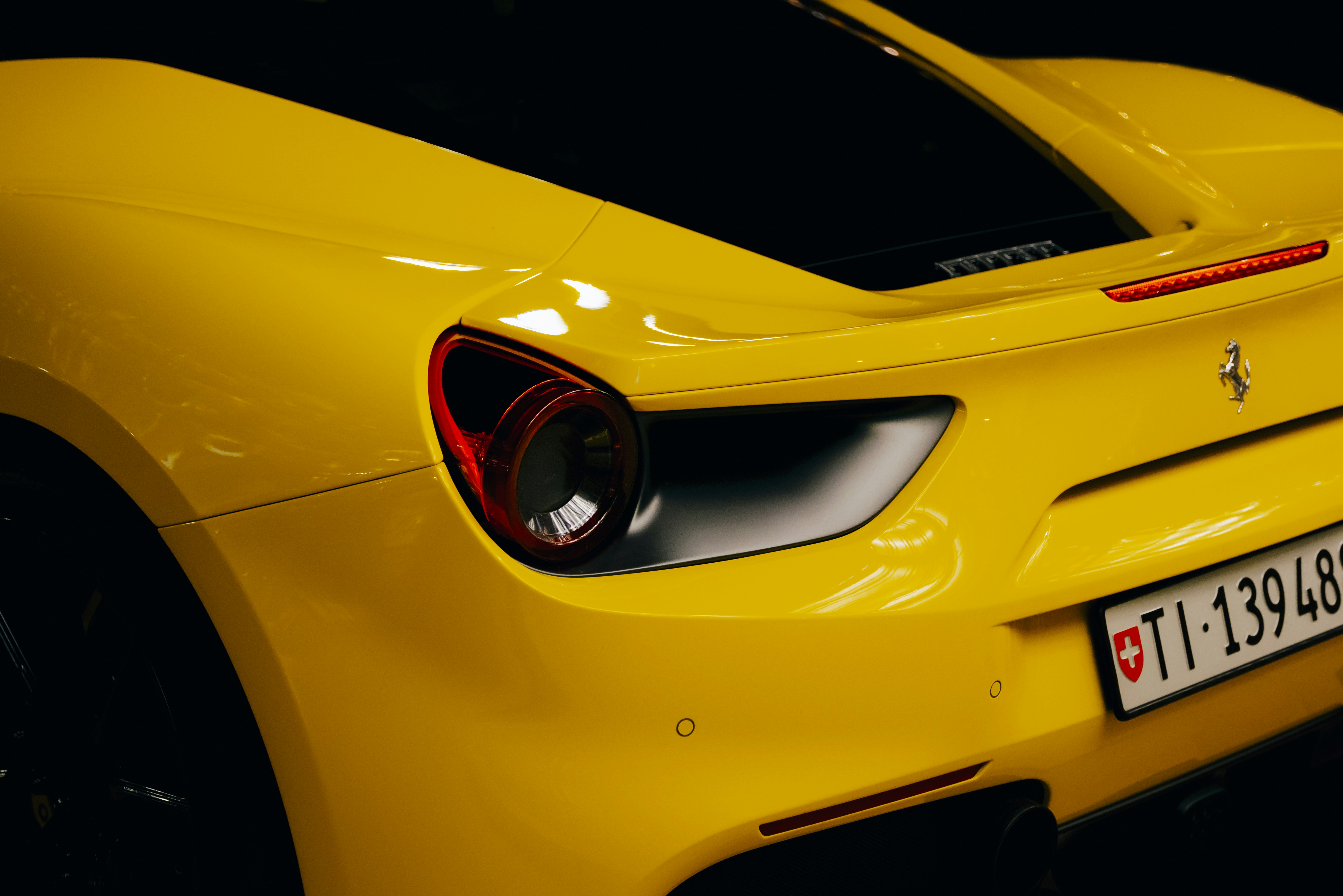 The Luminous Curves of Italian Engineering