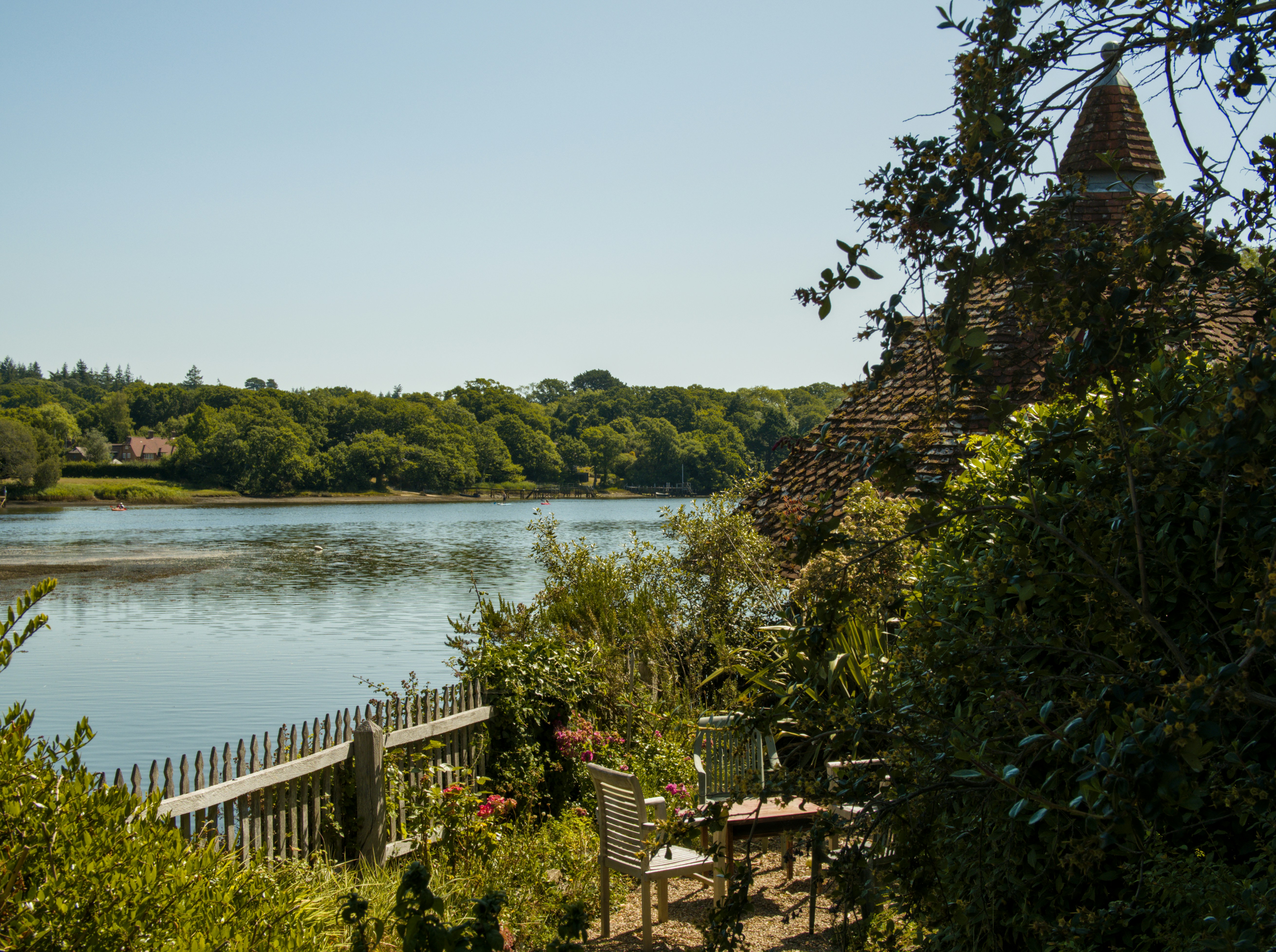 Tranquil Waterside Retreat