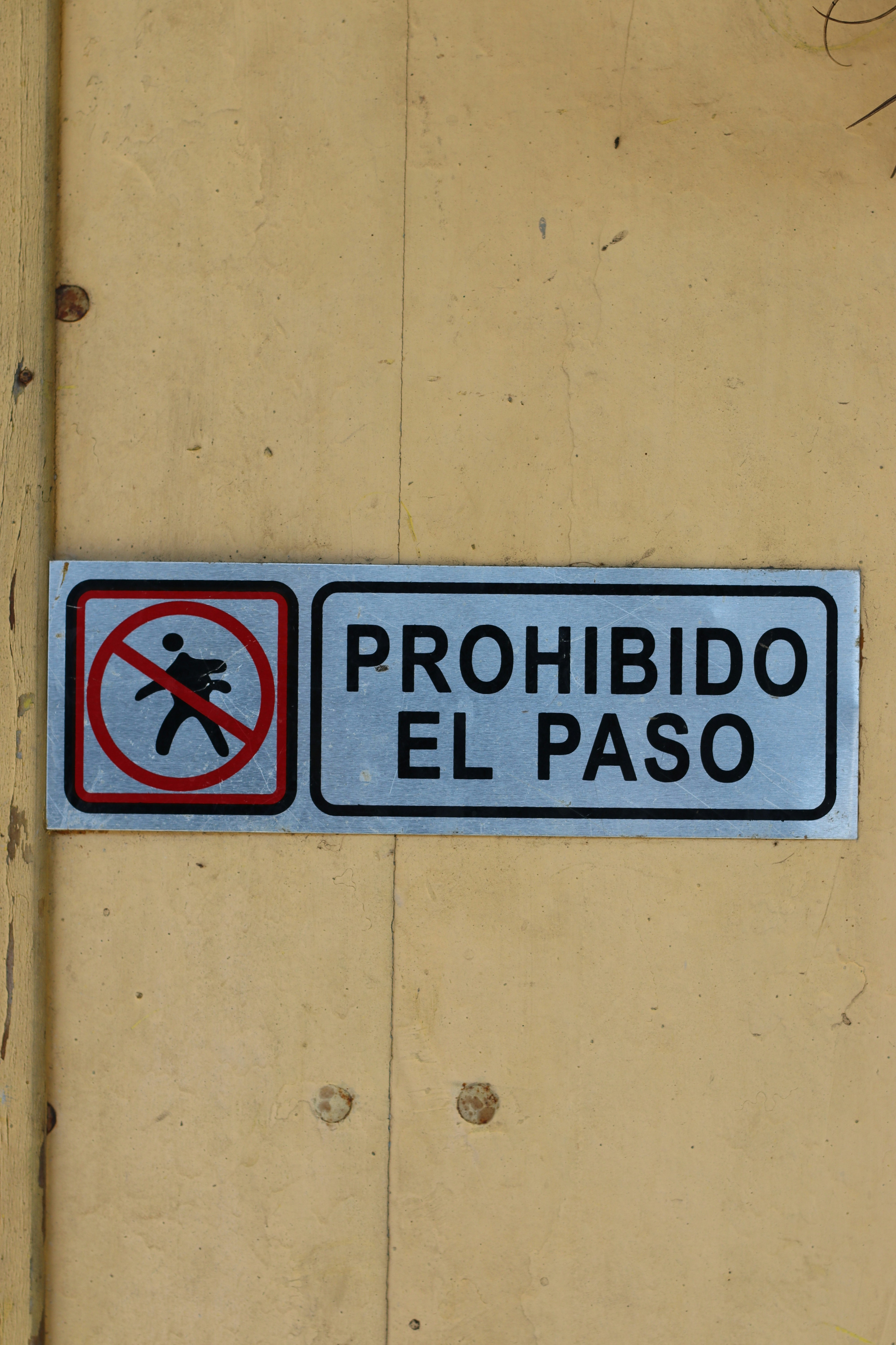 No entry: prohibido el paso.