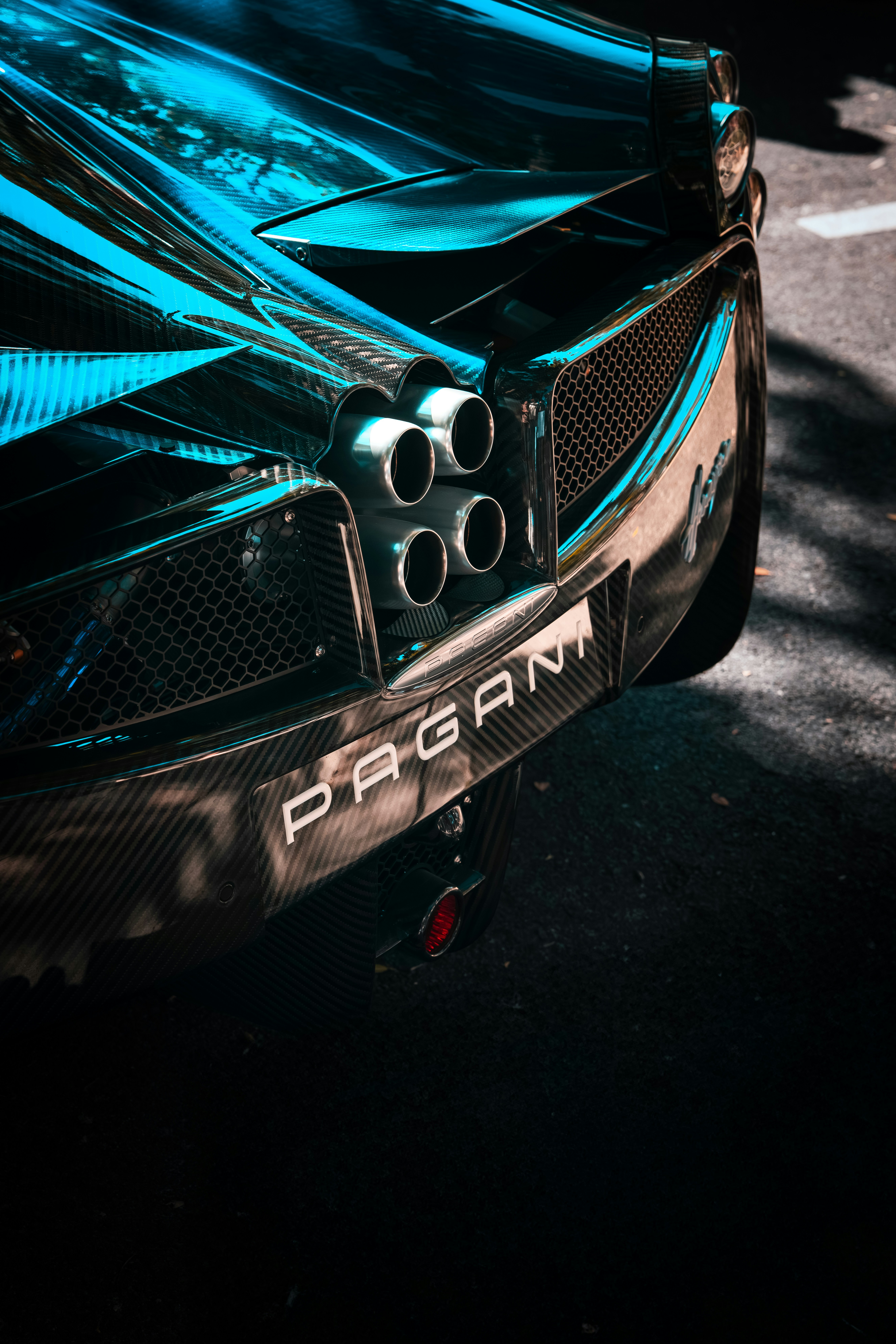 The Art of Speed: A Pagani Masterpiece