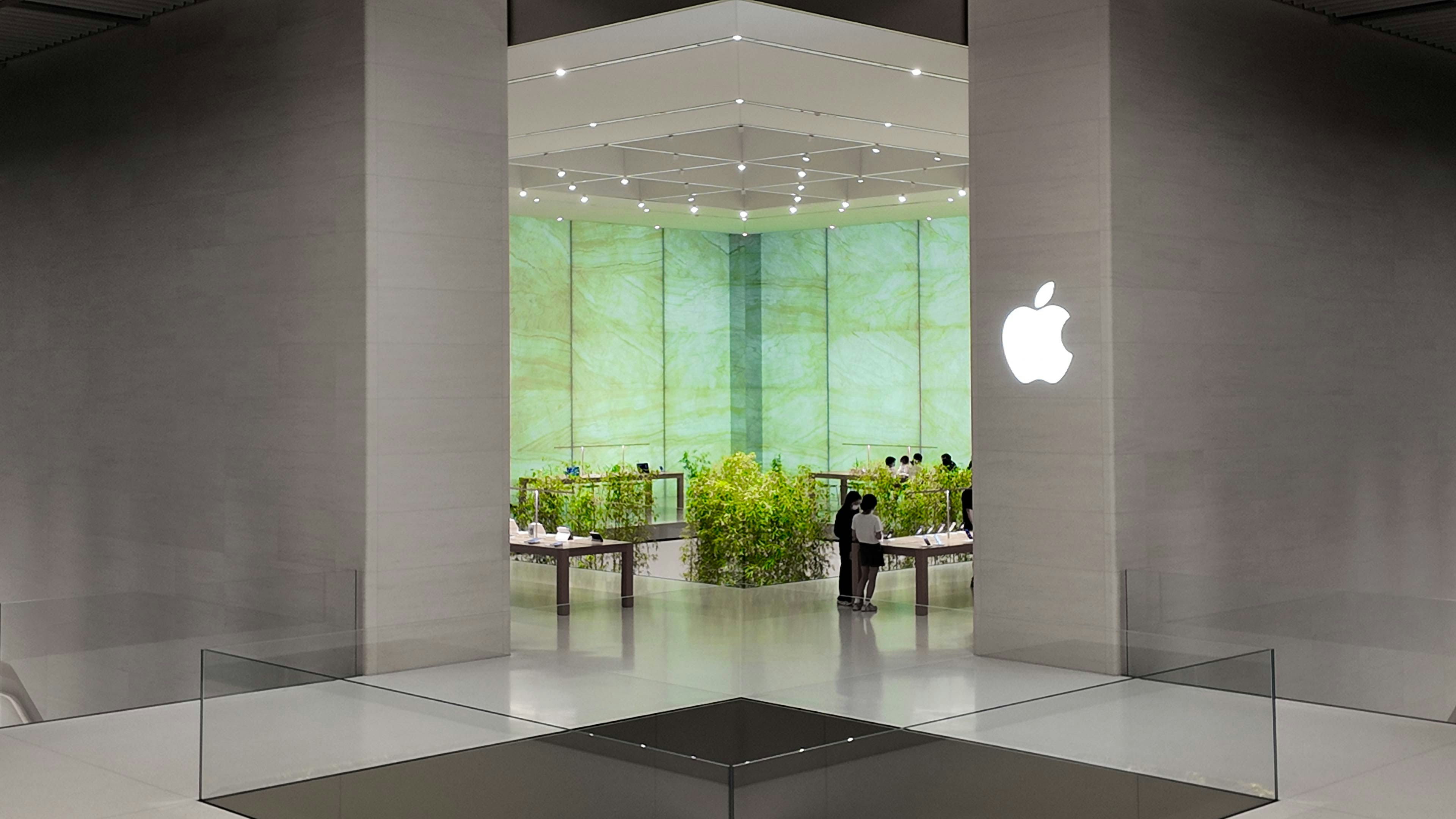 Apple store interior with large windows and logo. photo – Free Shopping ...