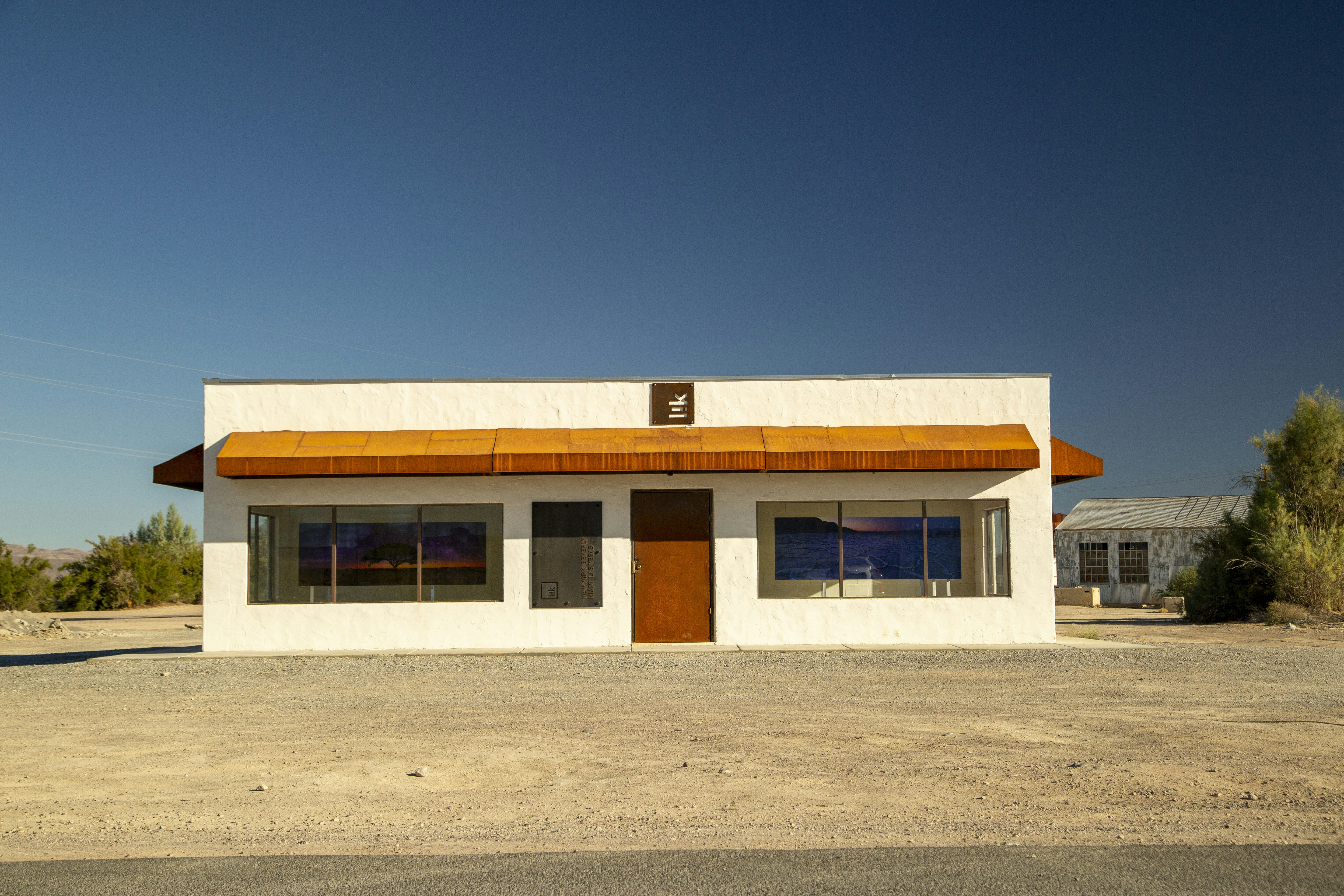 Desert Oasis: A Modern Mirage