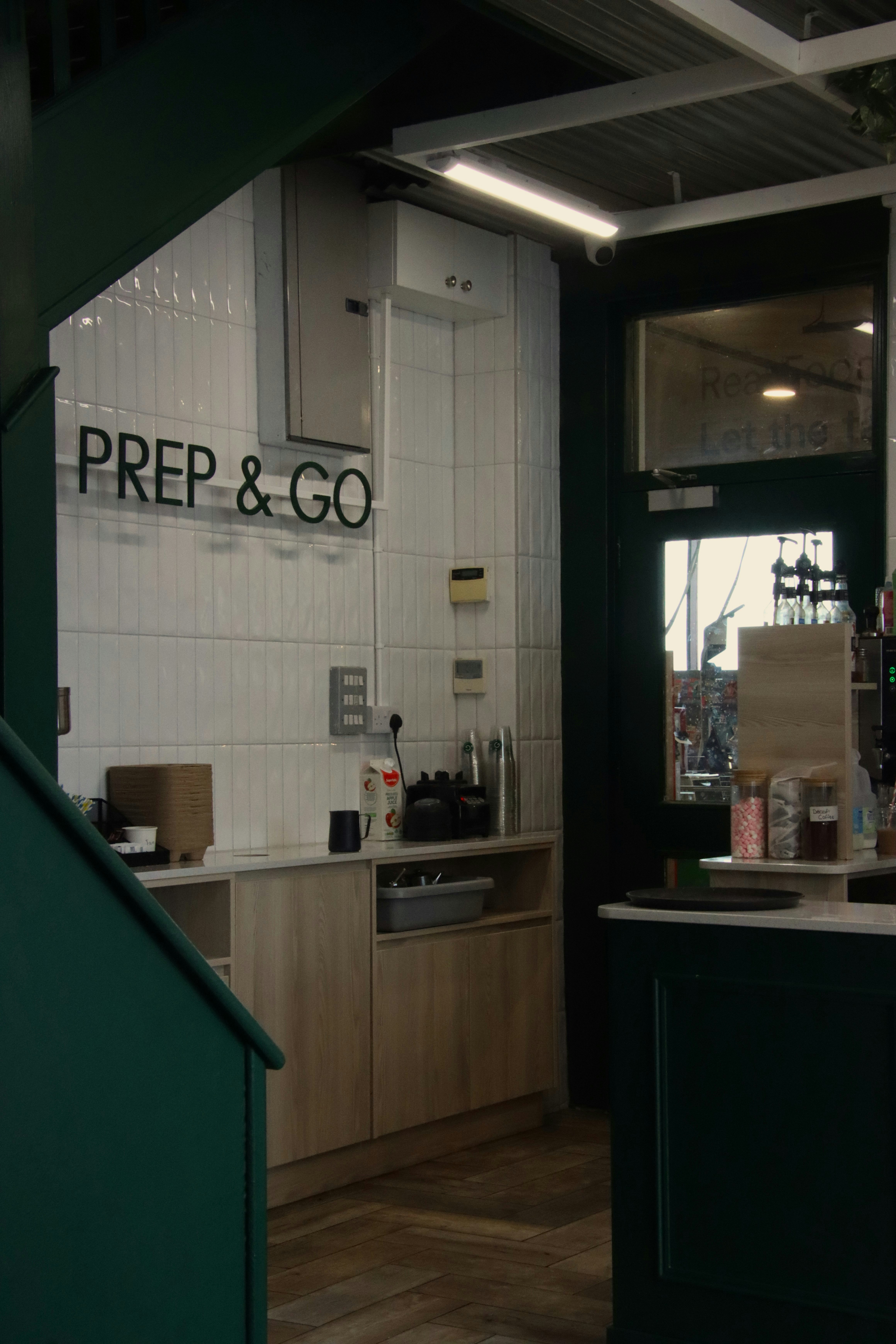 A "prep & go" area in a cafe is shown. photo – Free Interior design ...