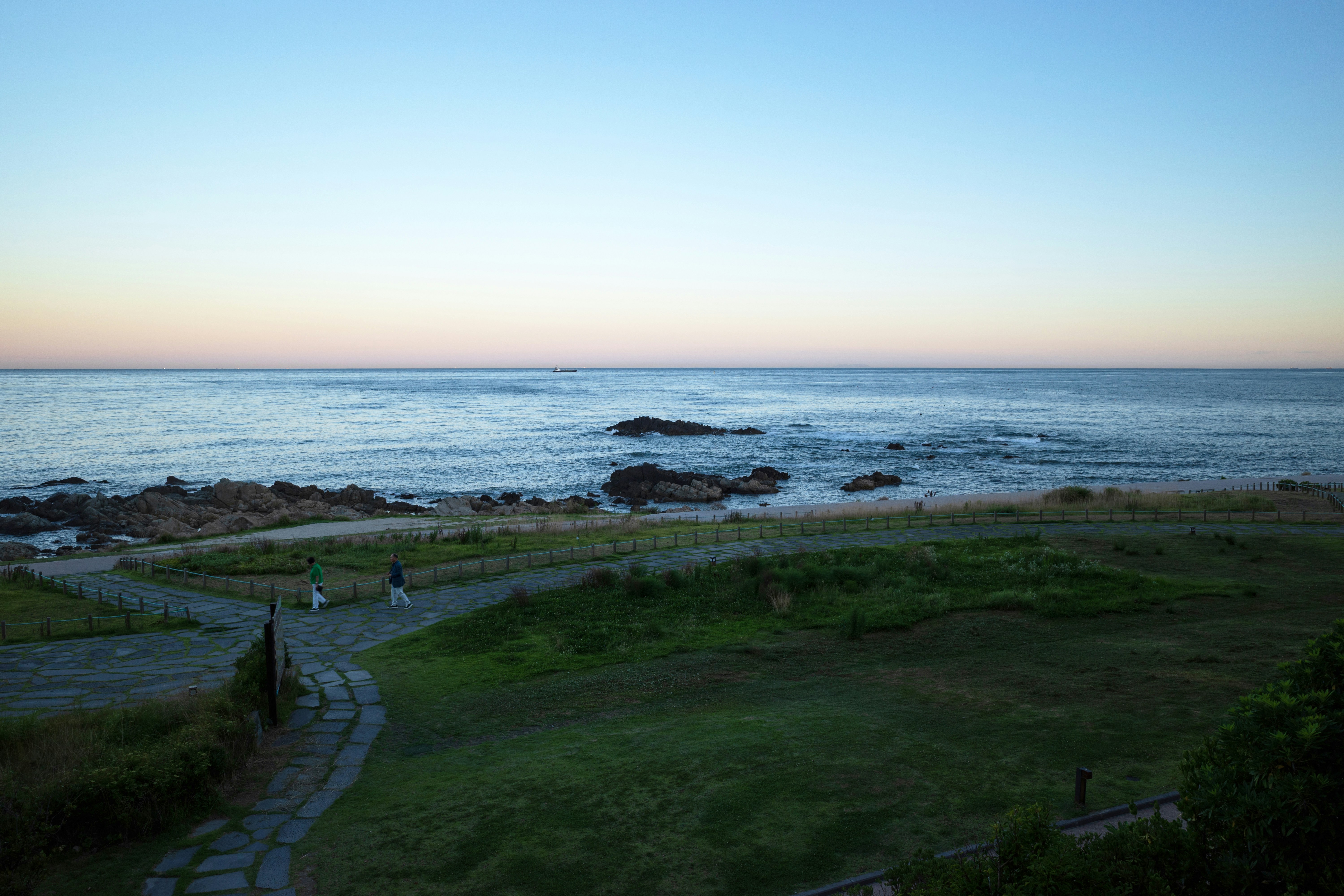 Serenity by the Shoreline: A Coastal Evening