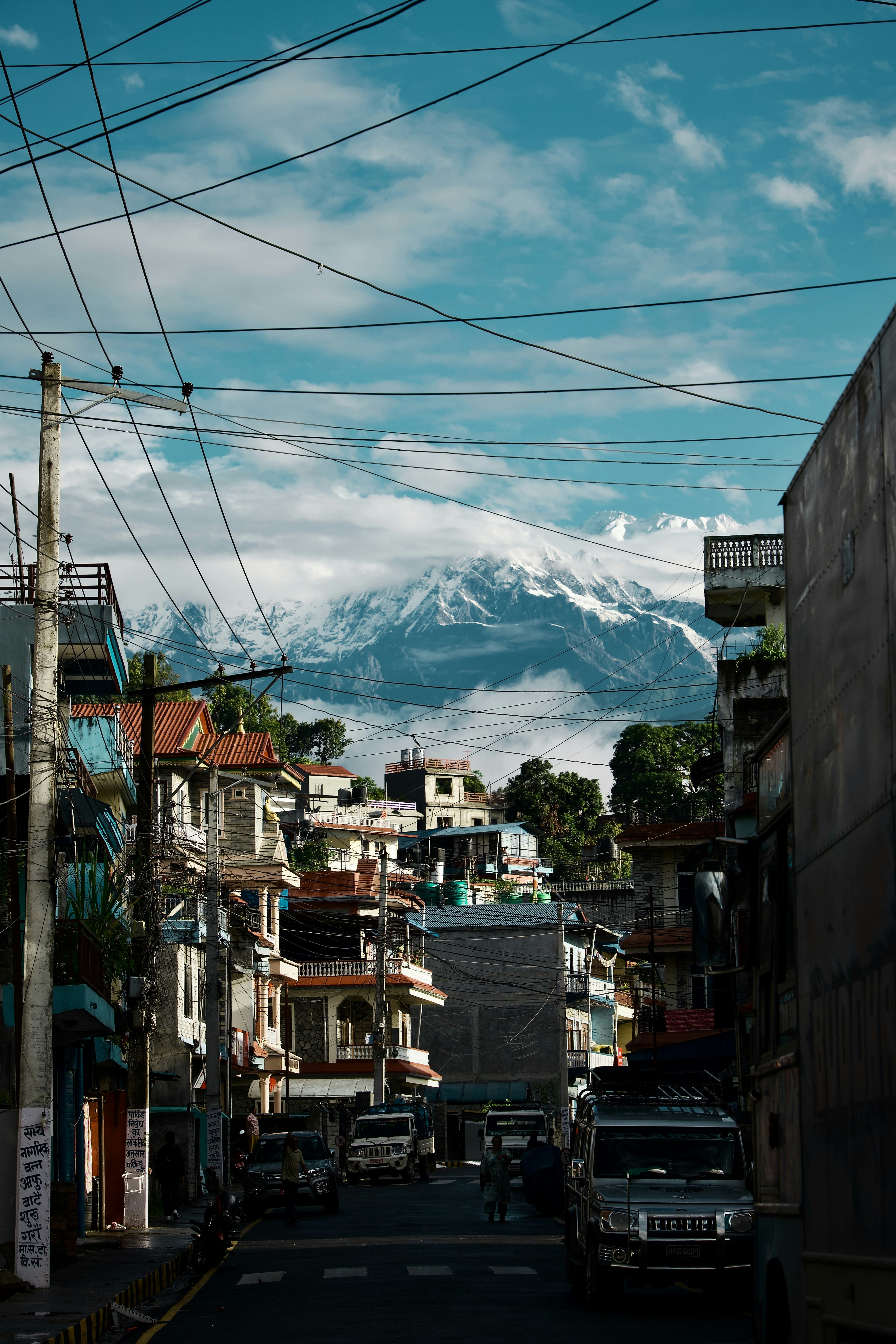 Urban Serenity Meets Majestic Peaks