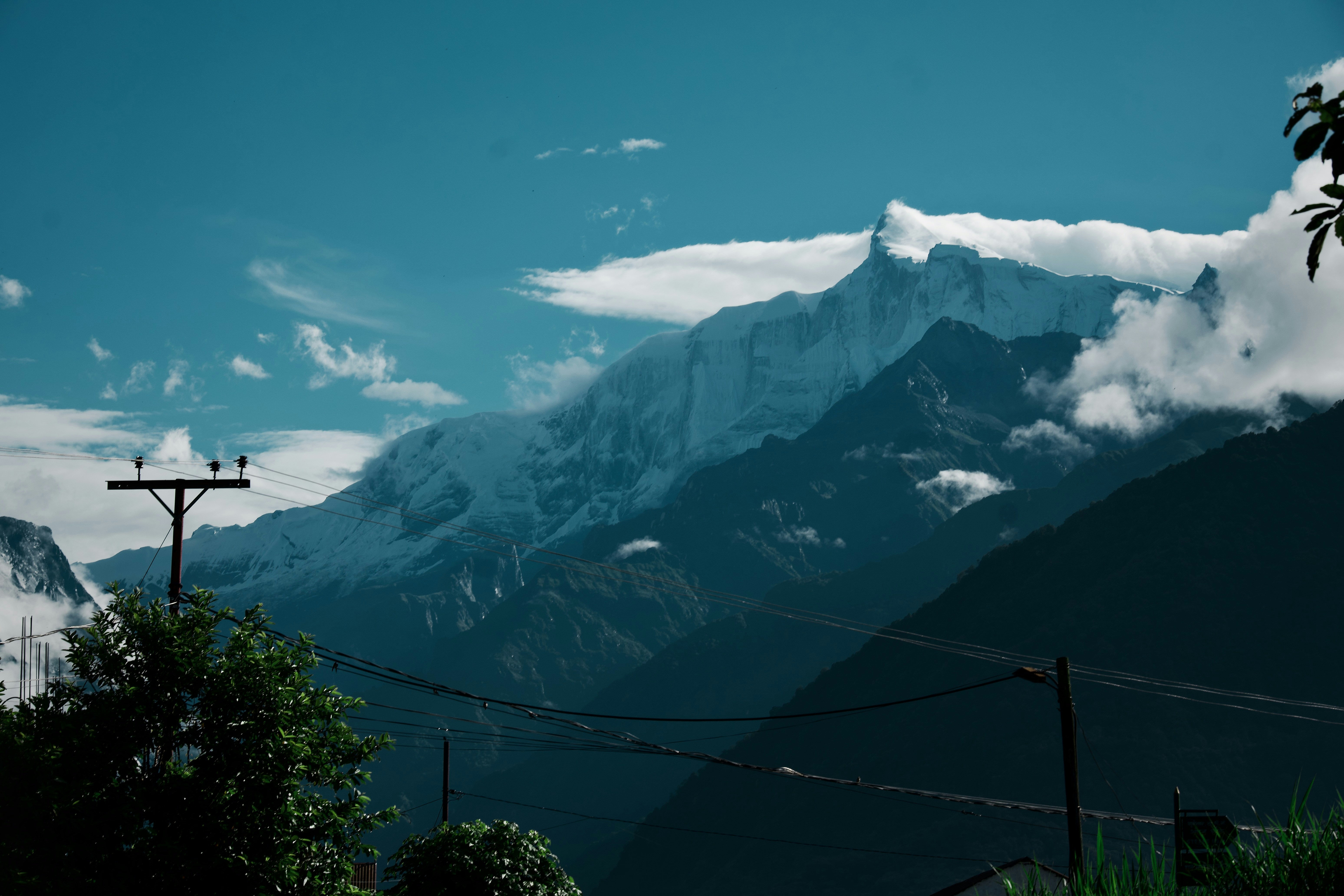 Majestic Peaks Beneath a Clear Blue Sky