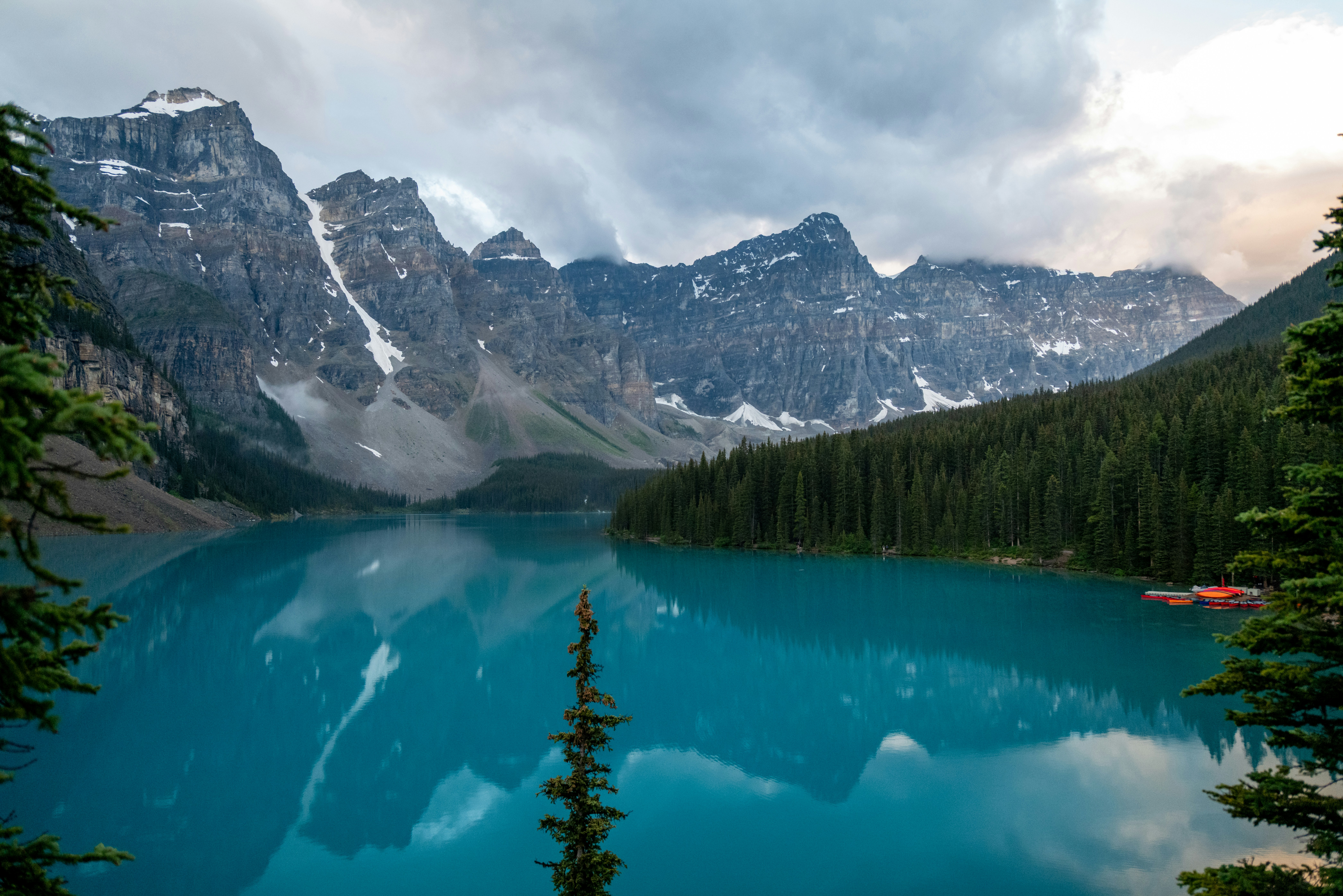 Beautiful blue lake reflects majestic mountains. photo – Free Lake ...