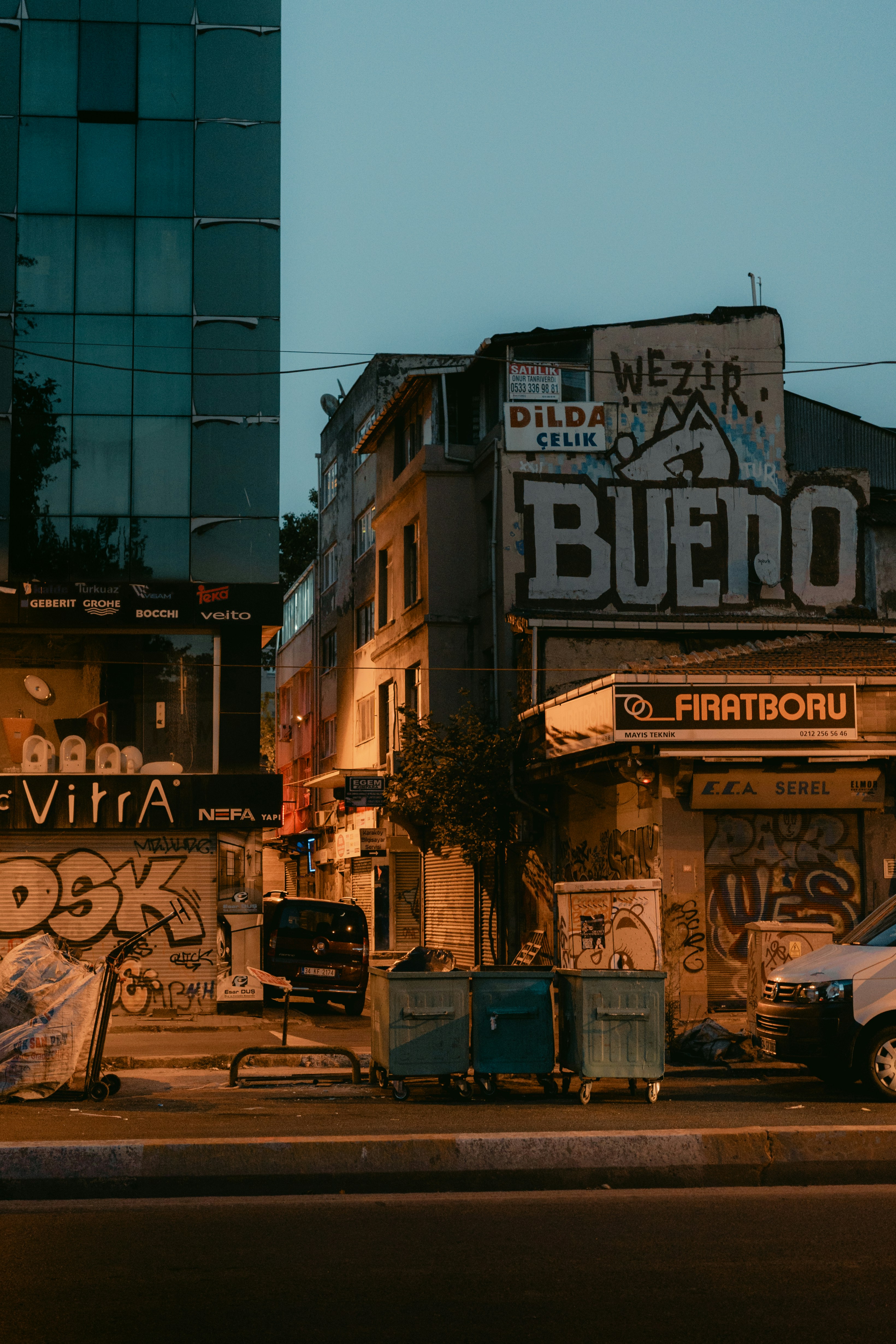 Urban Echoes: A Glimpse into City Life