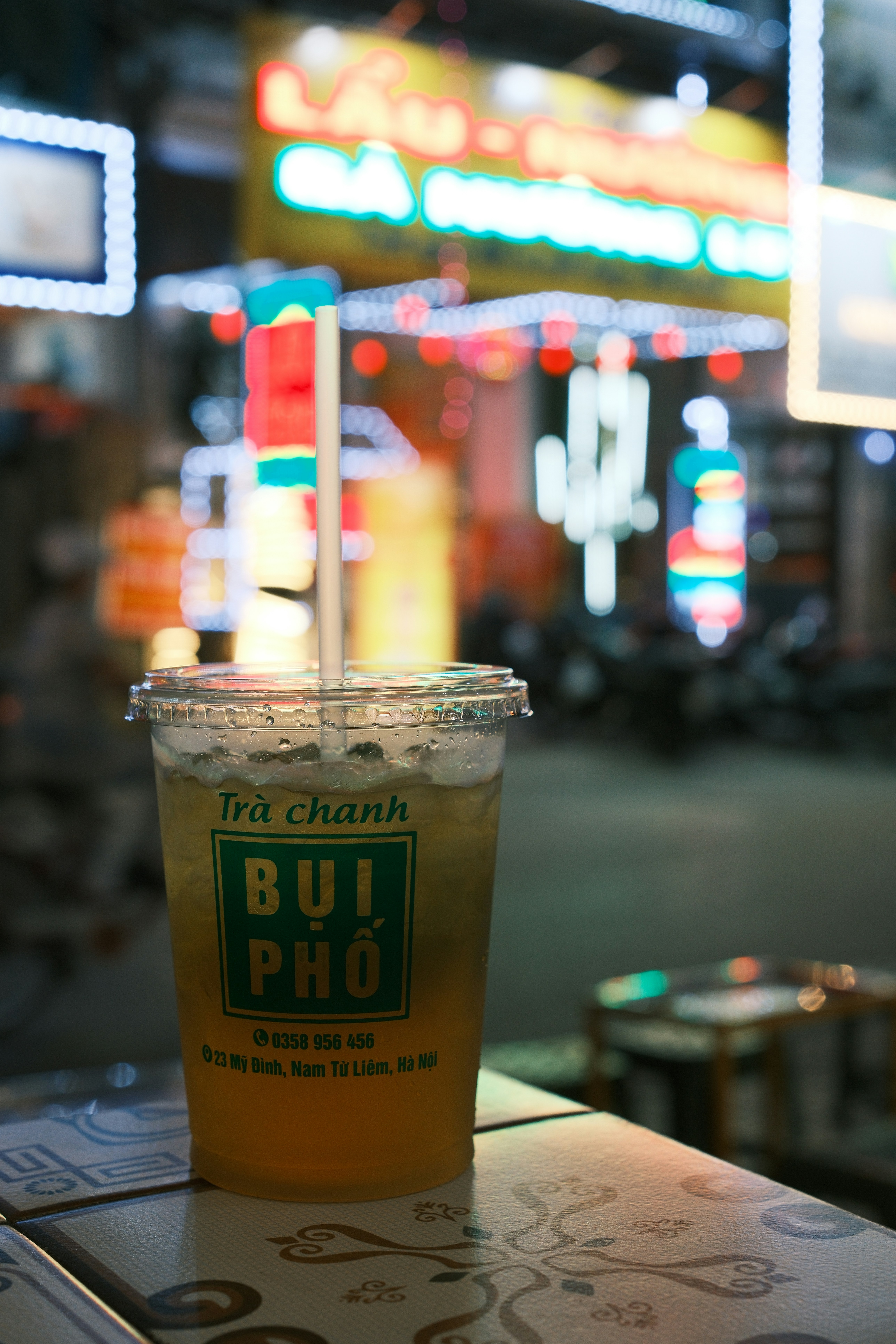Nighttime Refreshment in the Heart of the City
