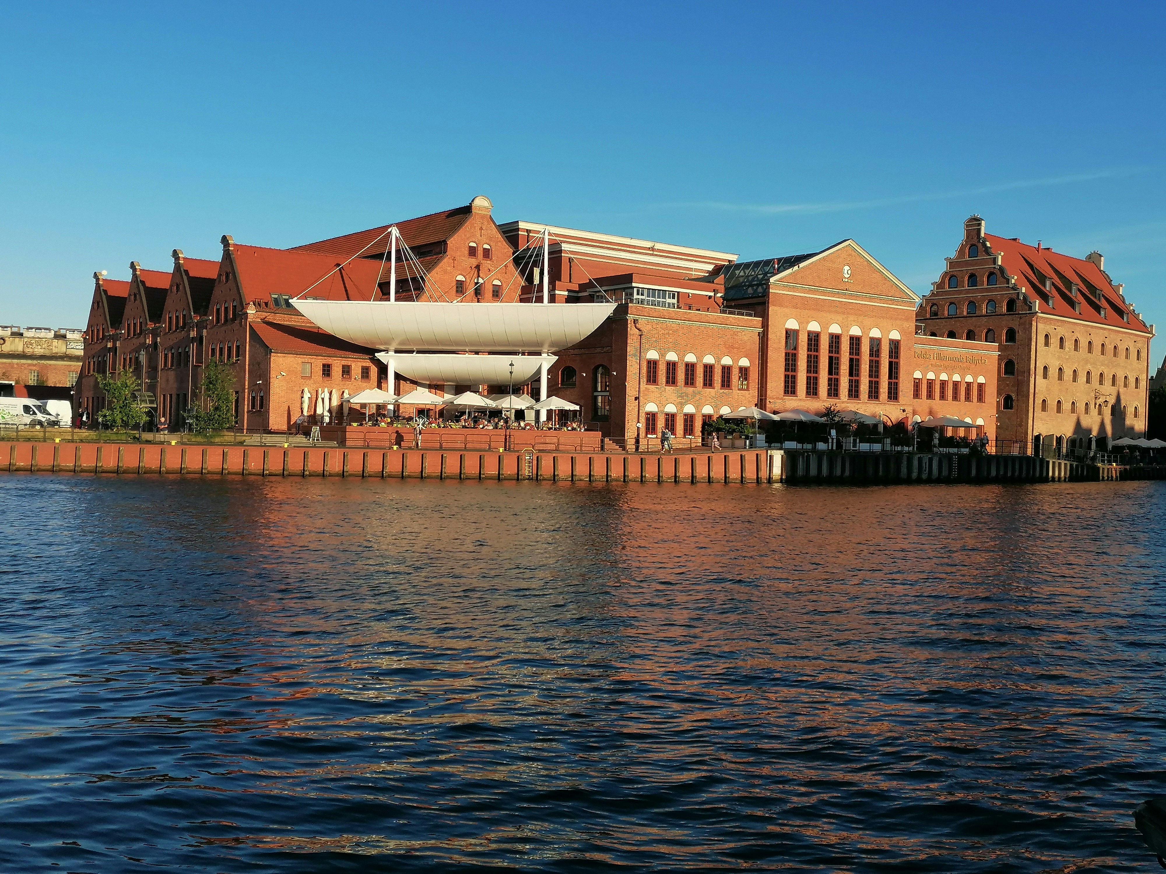 Harborfront Heritage: A Glimpse of Architectural Elegance