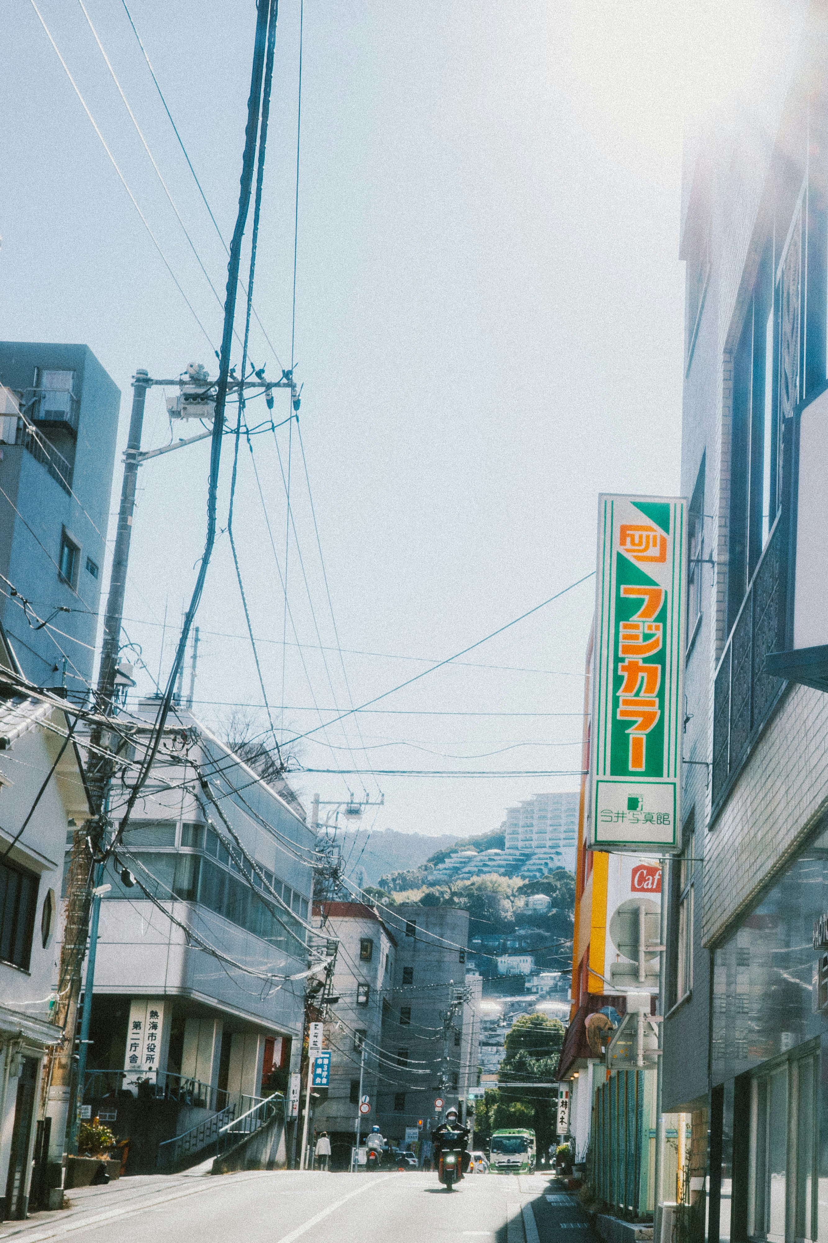 Urban Serenity: A Quiet Moment in the City