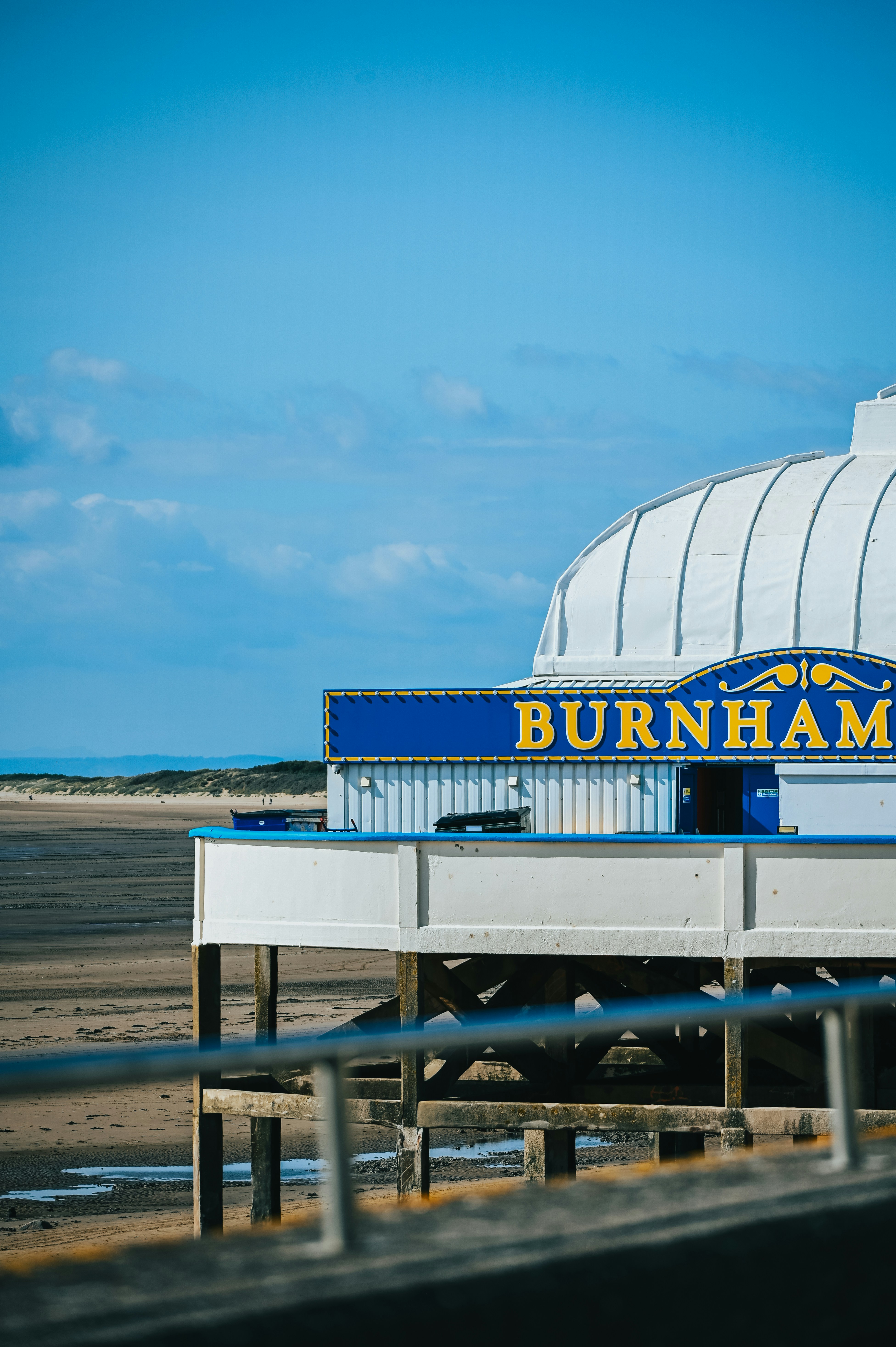 Burnham Pier | The burnham-on-sea pier stands by the sea.