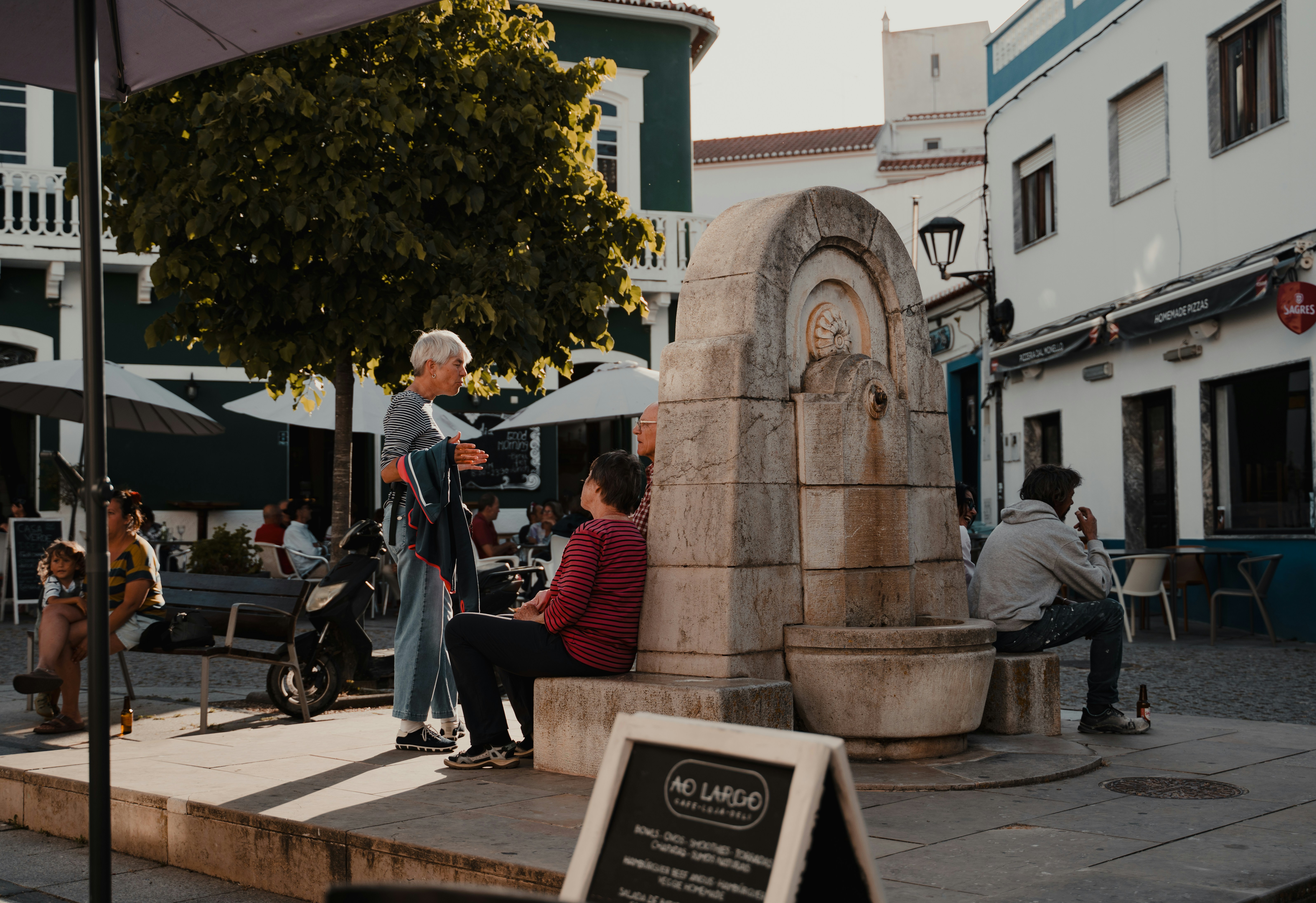Gathering at the Fountain: A Slice of Everyday Life