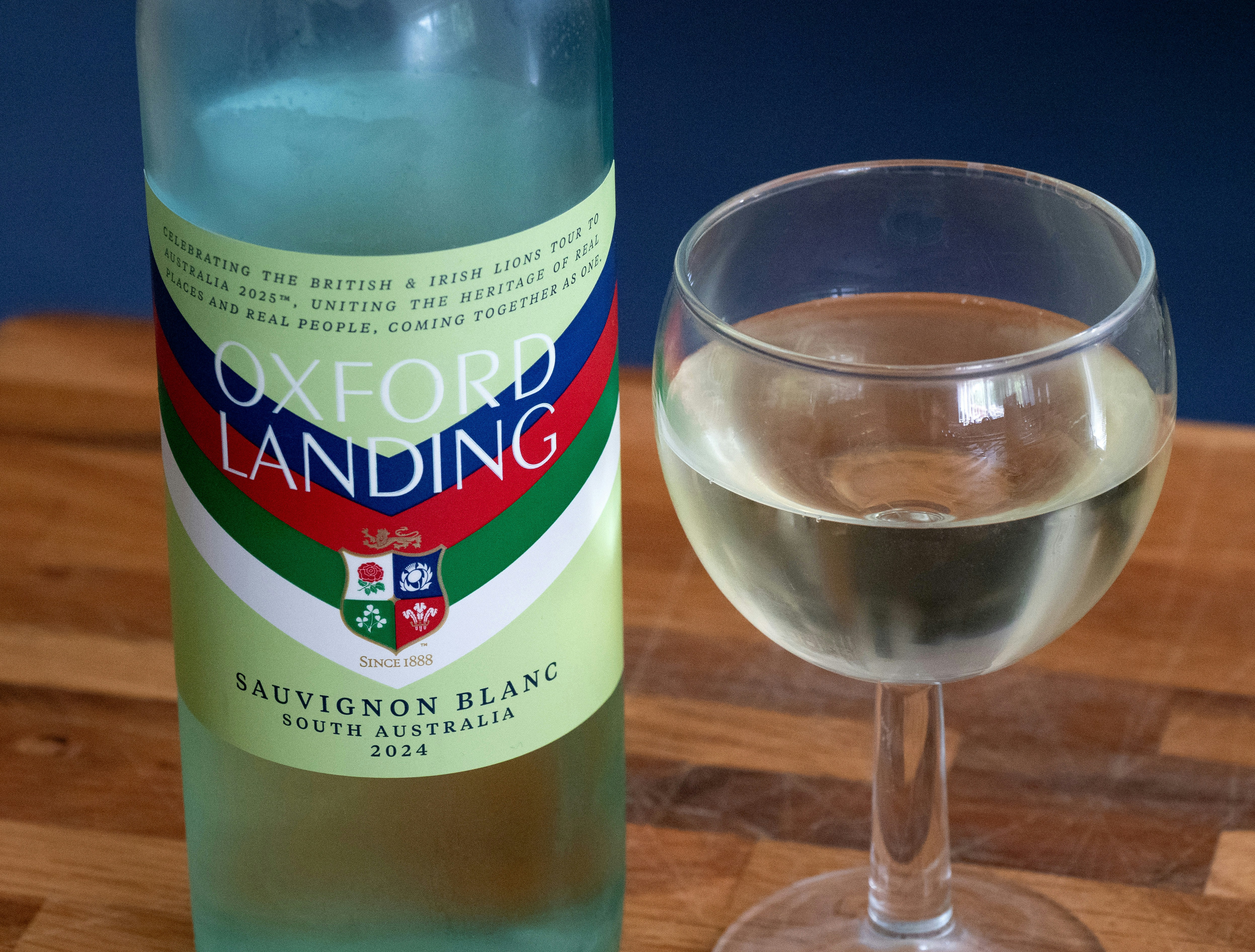 Oxford Landing Sauvignon Blanc: A Minimal Still Life on Warm Wood
