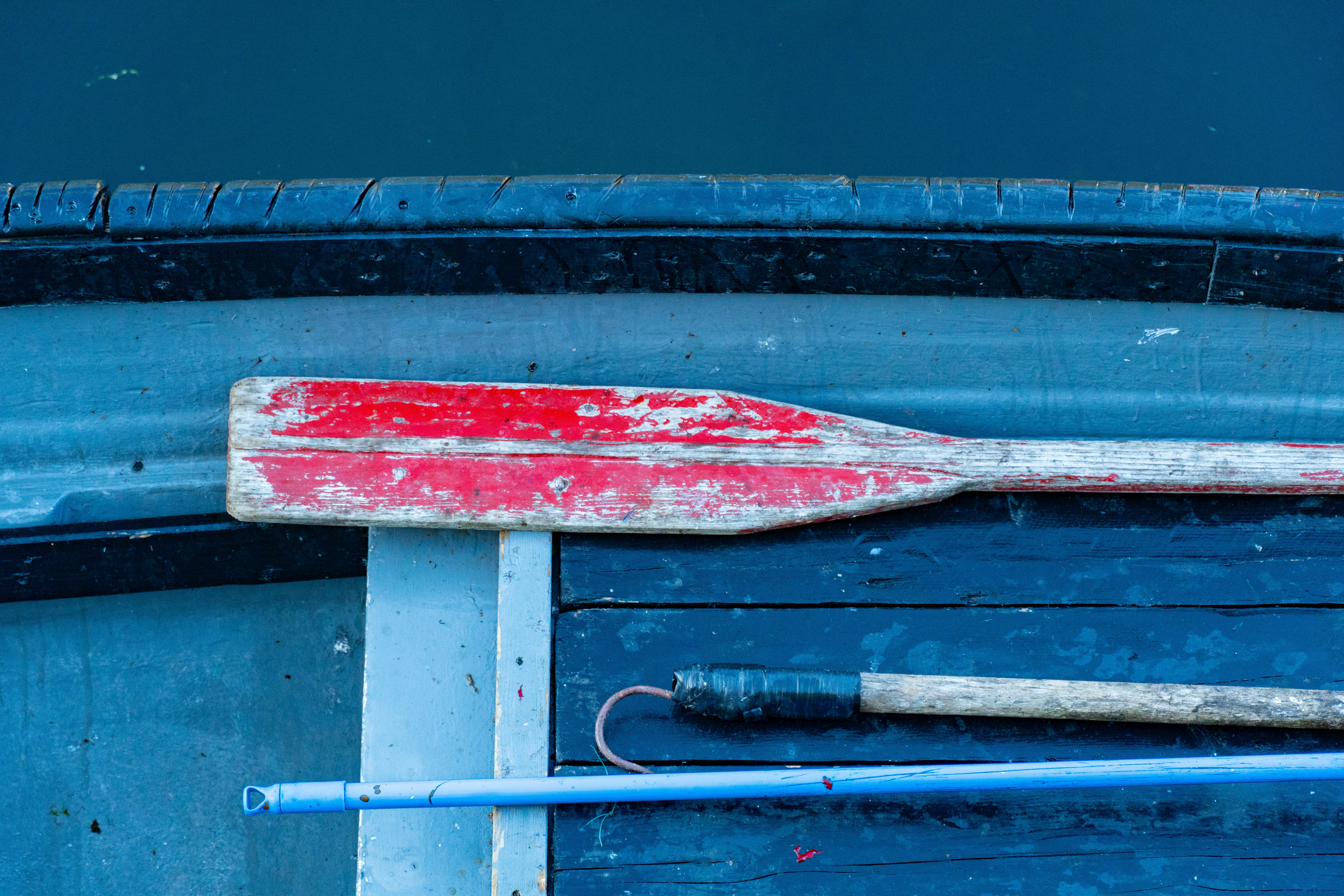 Harmony of the Watercraft: A Study in Simplicity