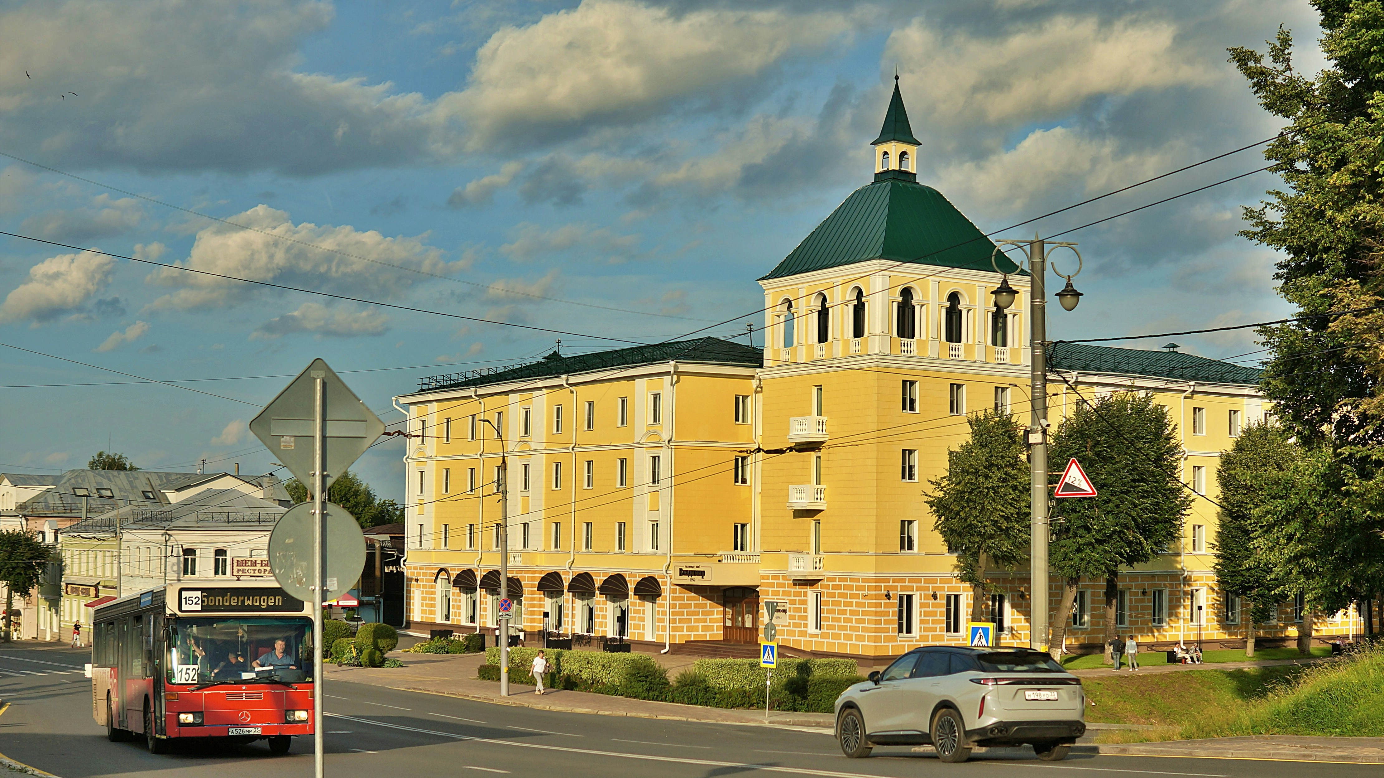 Urban Harmony: A Modern Touch in Historic Surroundings